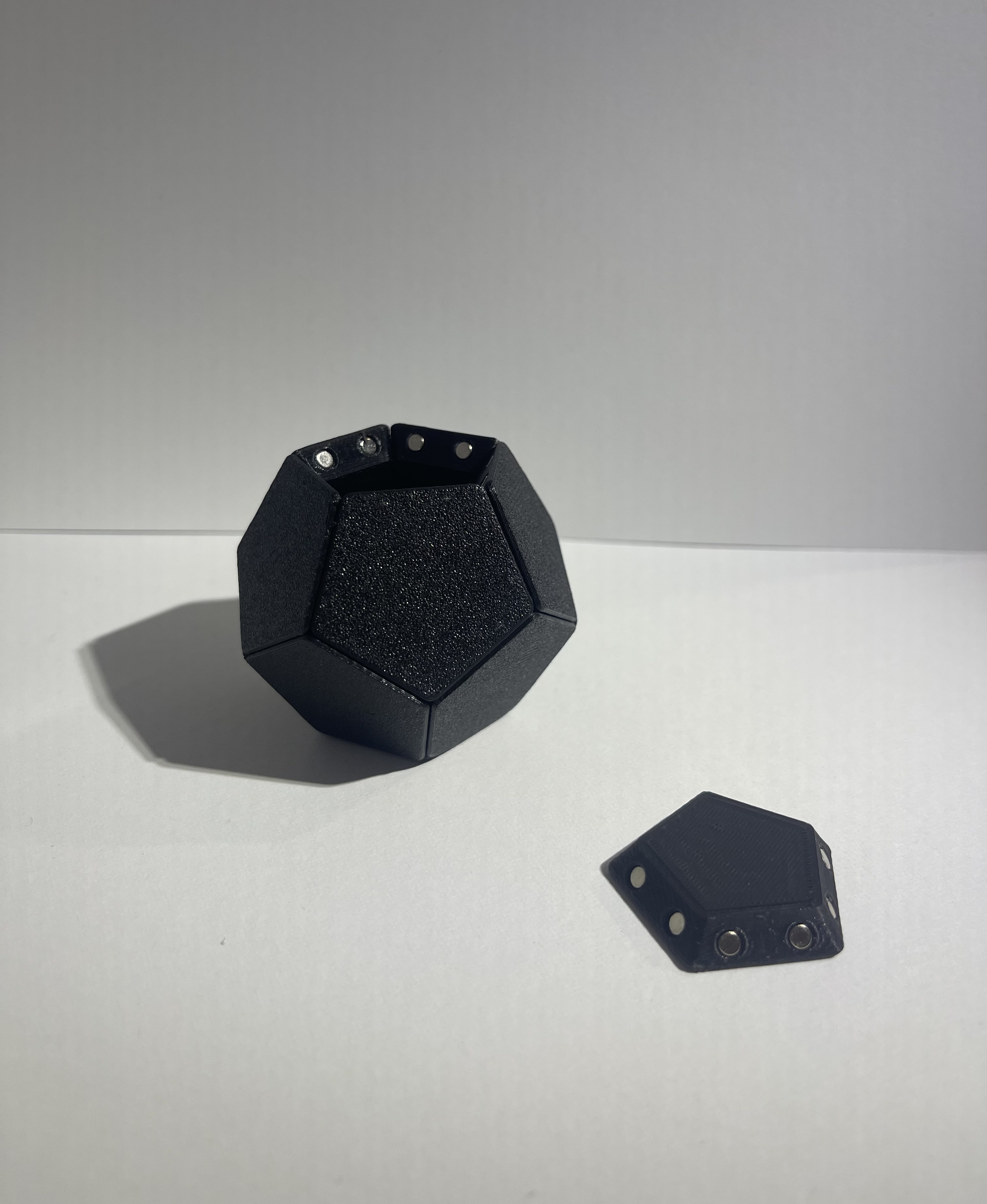 Parametric Polyhedral Self-Assembly Virus by Denovocto | Download free ...