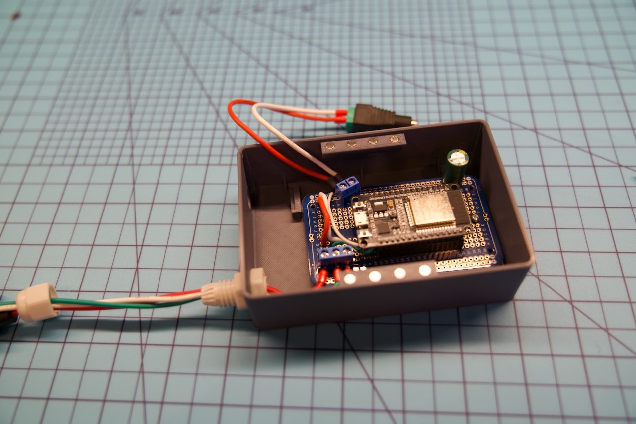 WLED + ESP32 Holder box with magnet lid by Roman Kiprin | Download free ...