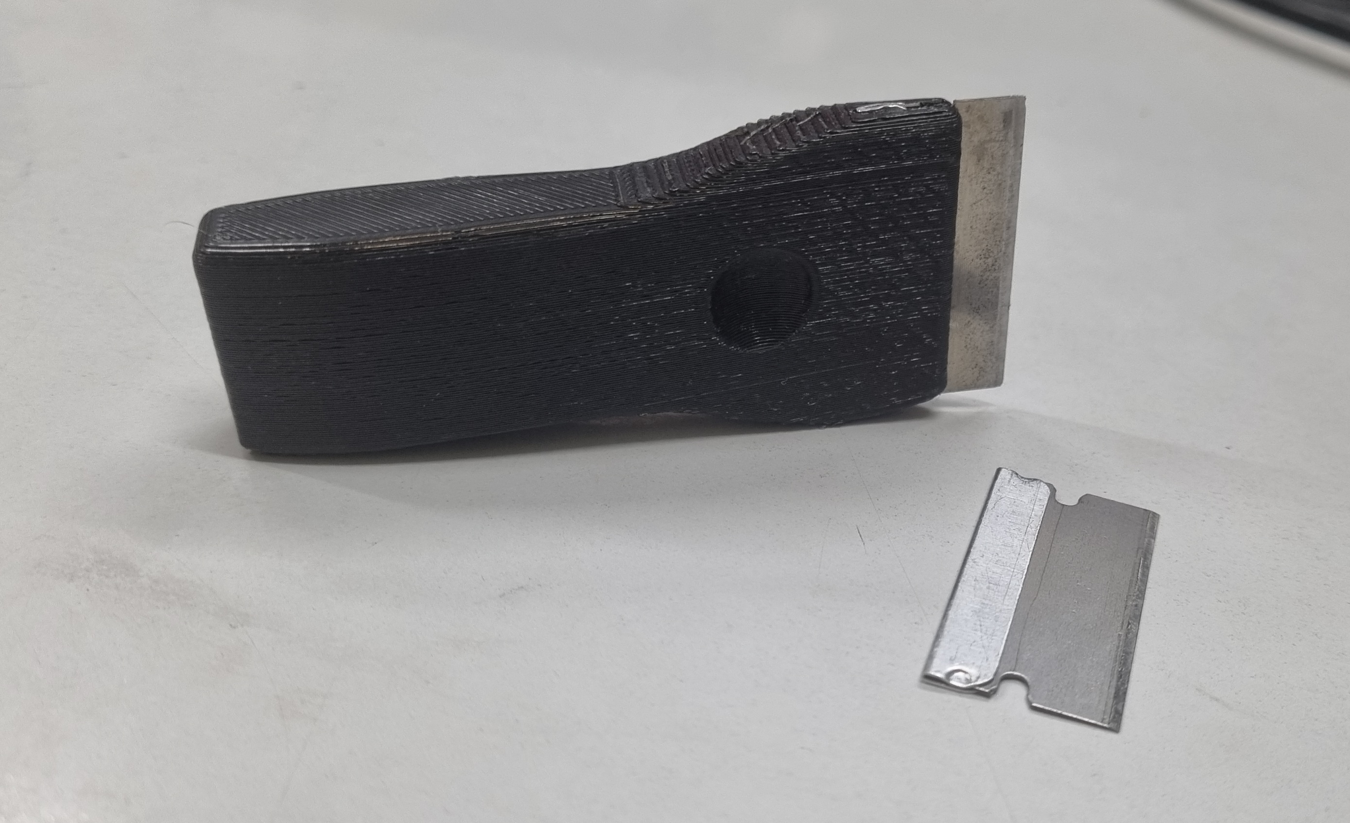 Blade holder; Scraper by Pavel E | Download free STL model | Printables.com