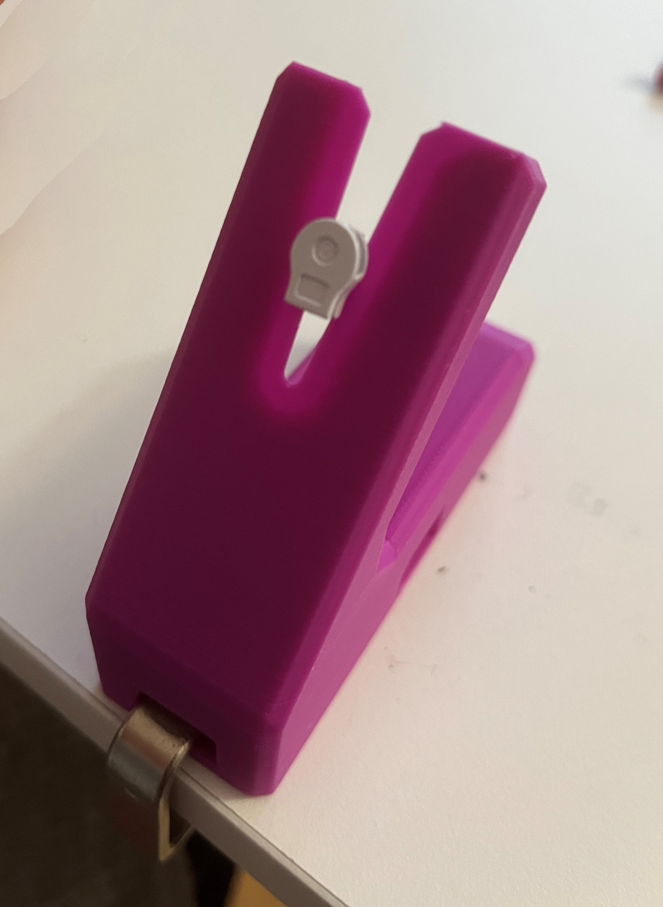 A remix of the Zipper Slider Jig with clamping improvement by Garage ...