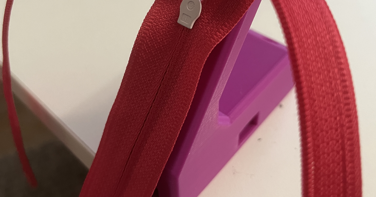 A remix of the Zipper Slider Jig with clamping improvement by Garage ...