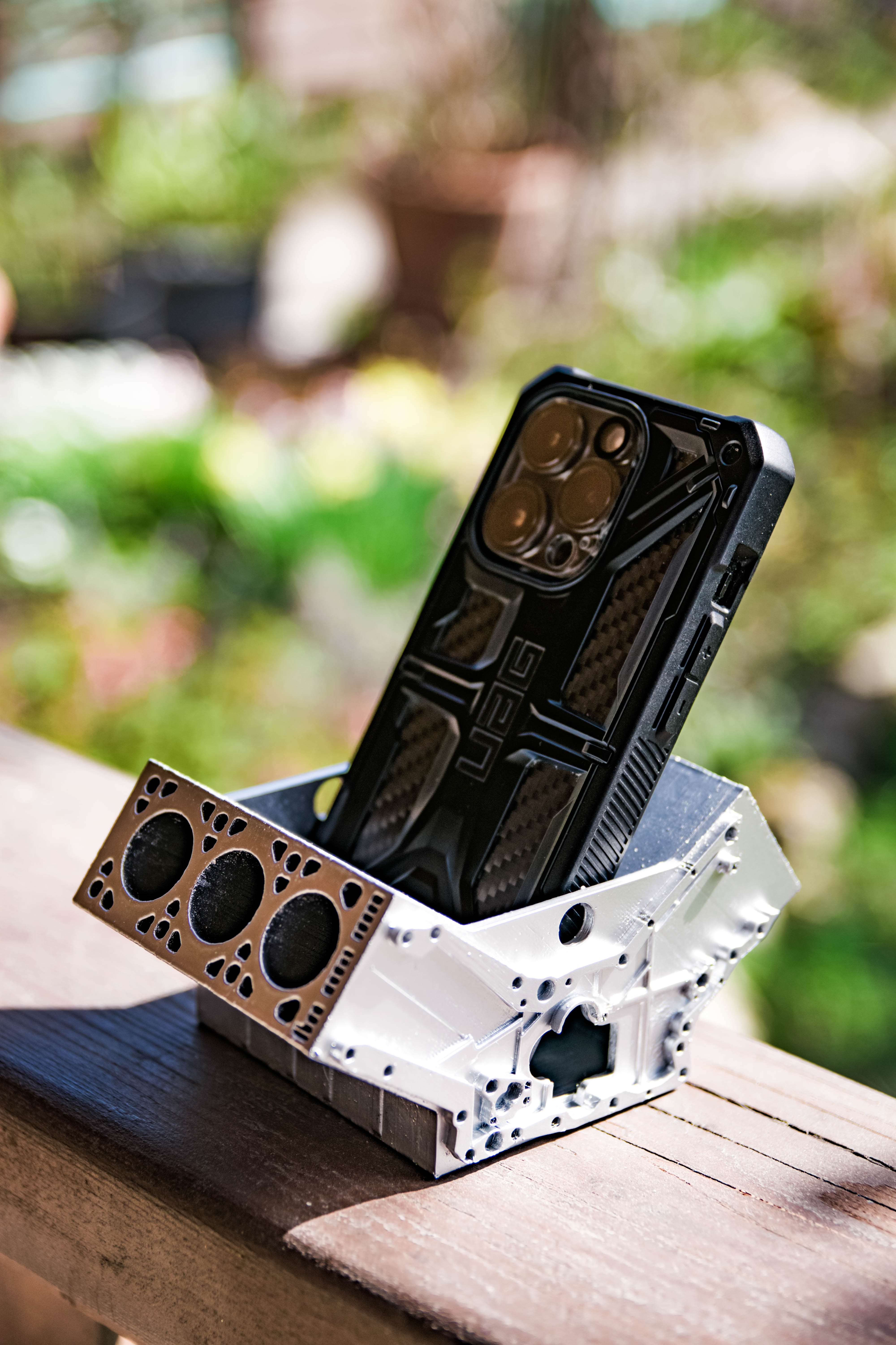 V6 Engine holder / organizer for phones and pendrives by lambonorbi ...