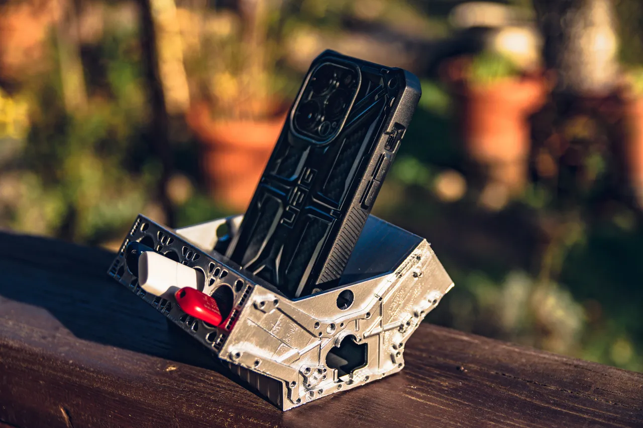 V8 Engine holder / organizer for phones and pendrives by lambonorbi ...
