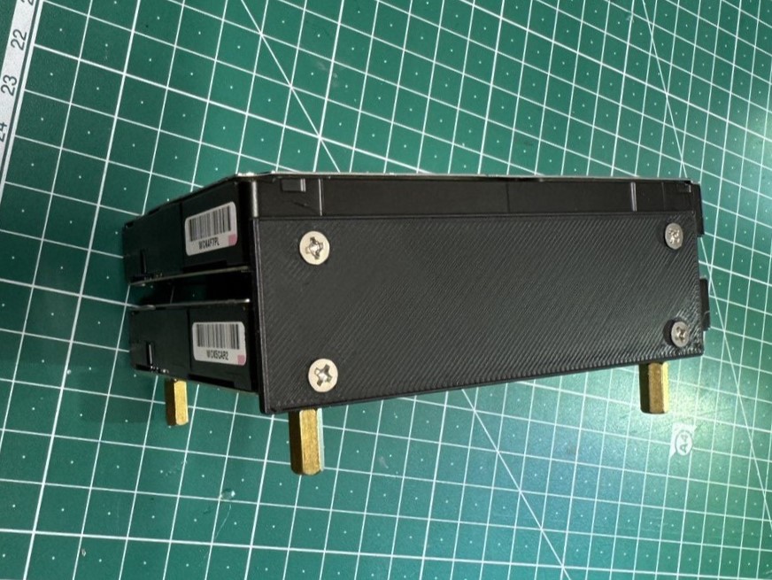 Spacer plate for two 2.5 inch HDDs by vinzcenzo | Download free STL ...