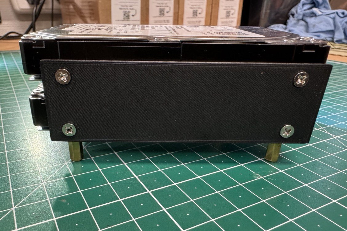 Spacer plate for two 2.5 inch HDDs by vinzcenzo | Download free STL ...