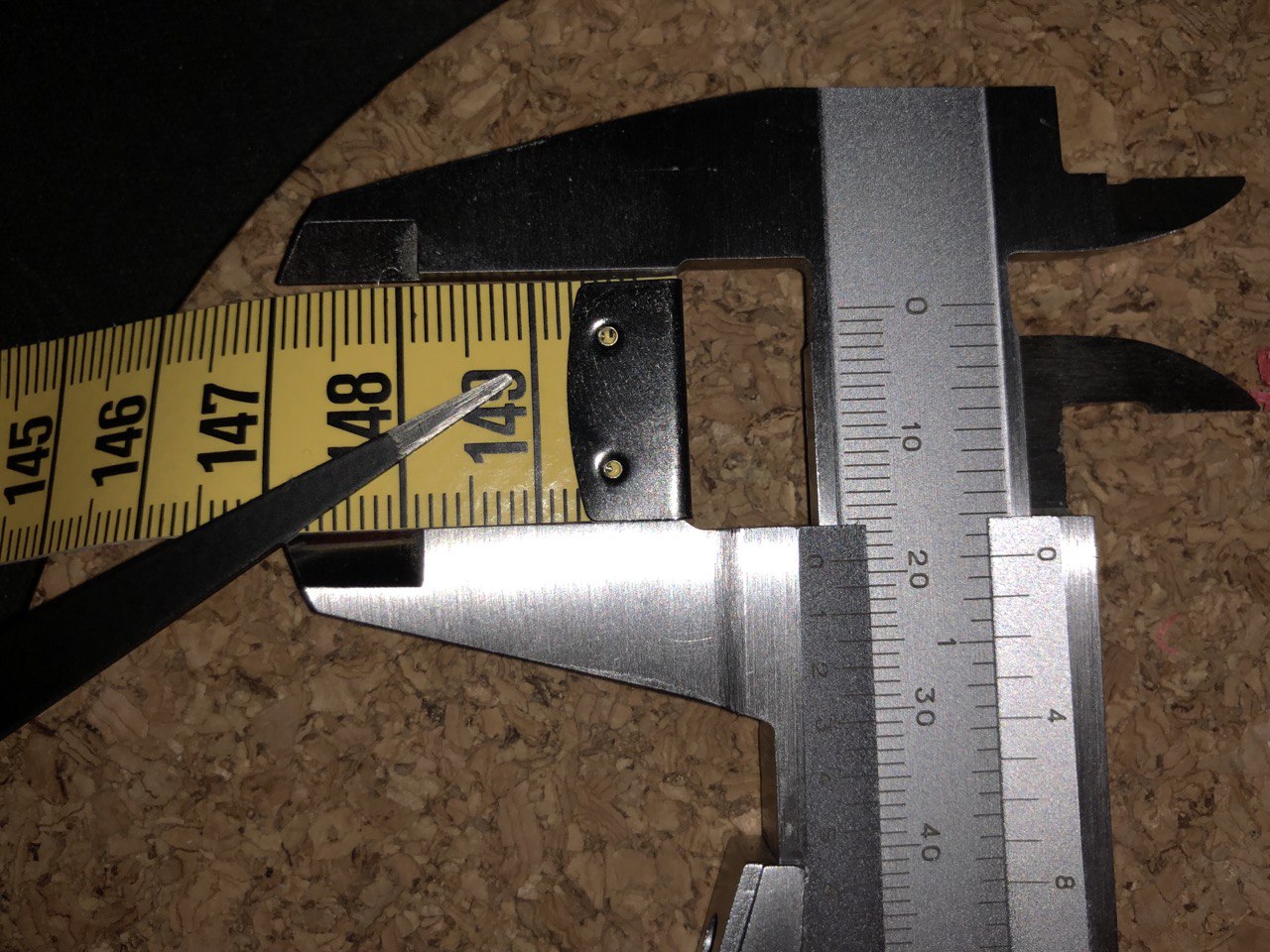 Print in place soft tape measure holder (Now with version for people ...