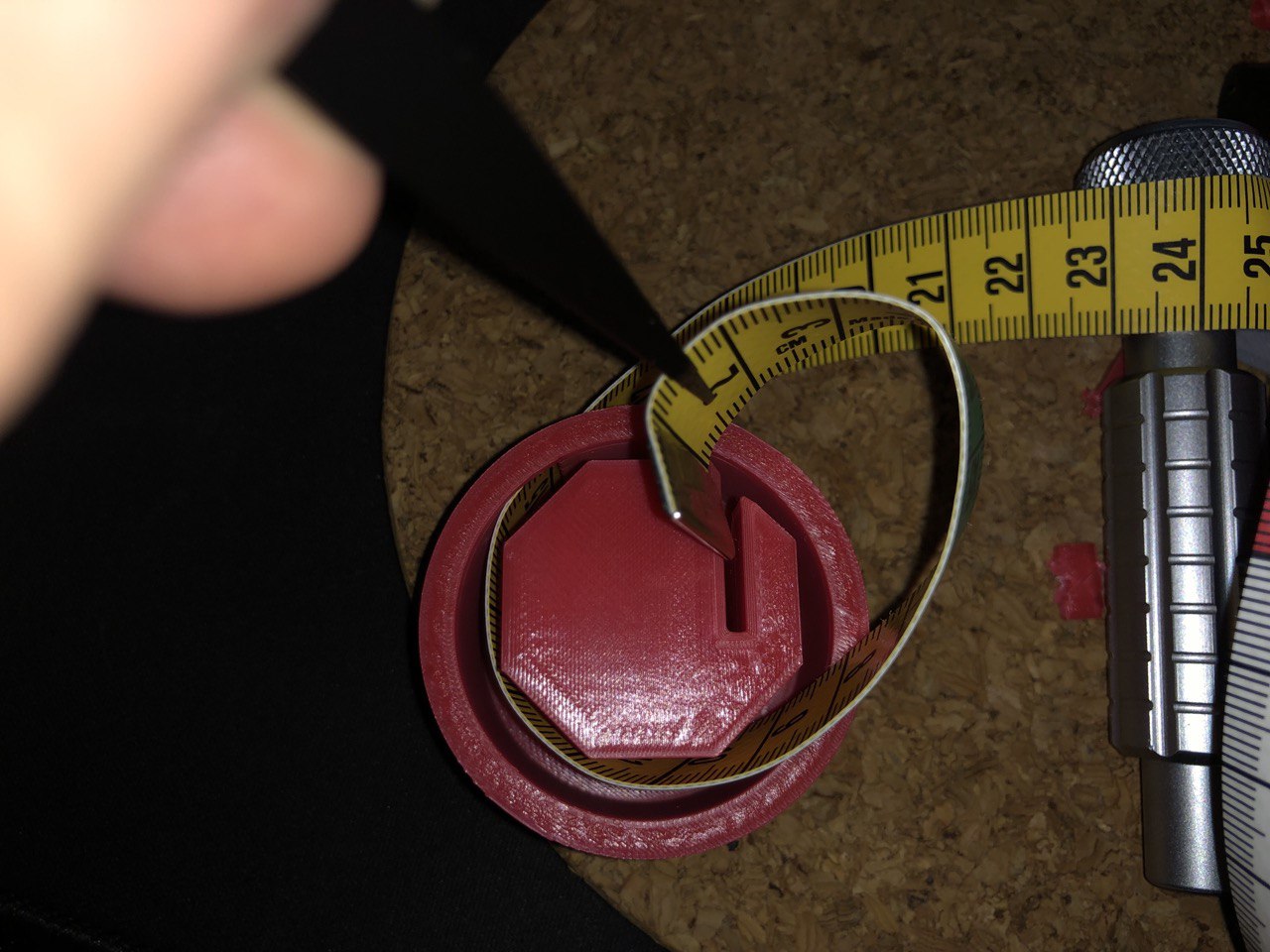 Print in place soft tape measure holder (Now with version for people ...