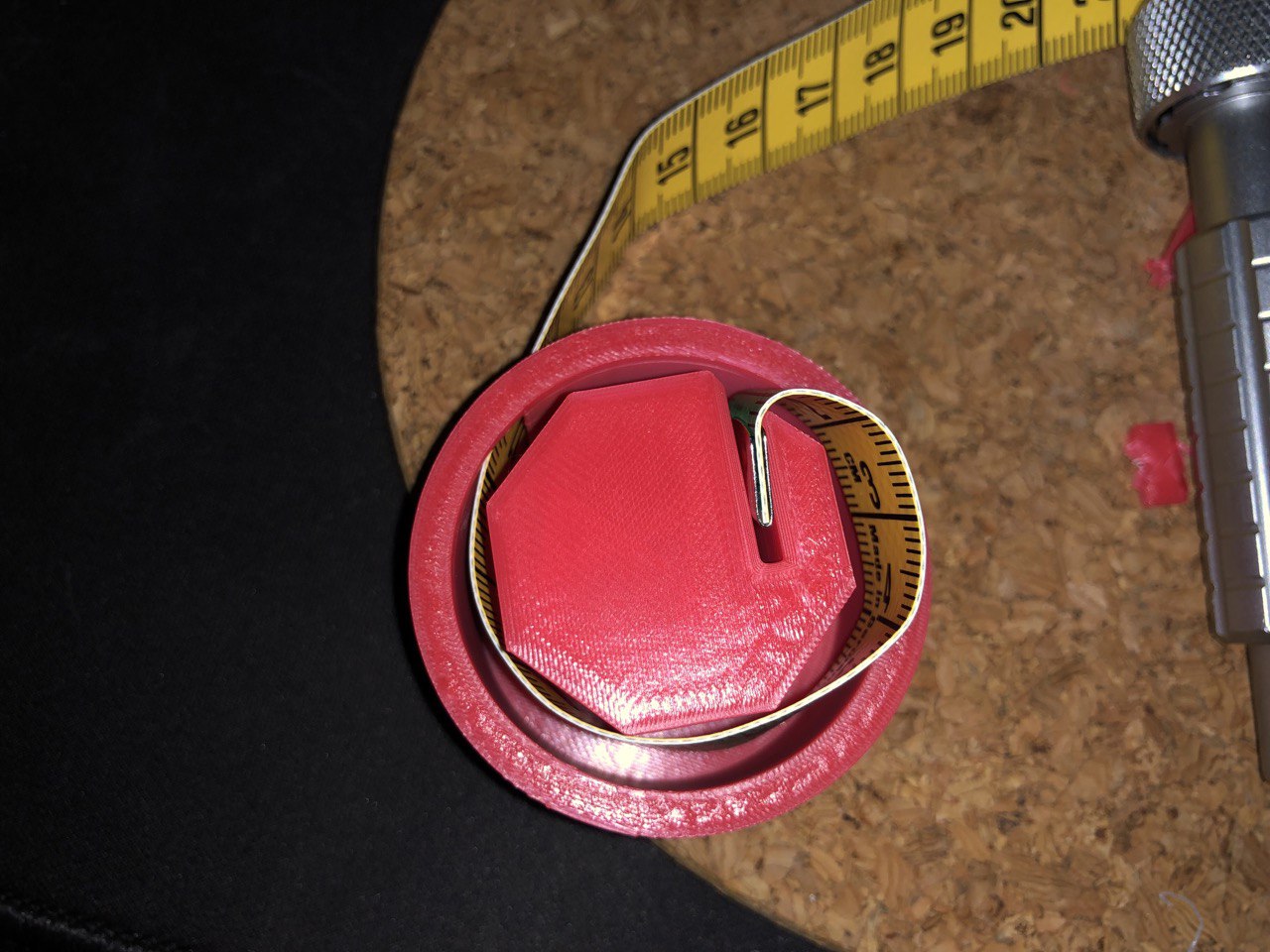 Print in place soft tape measure holder (Now with version for people ...