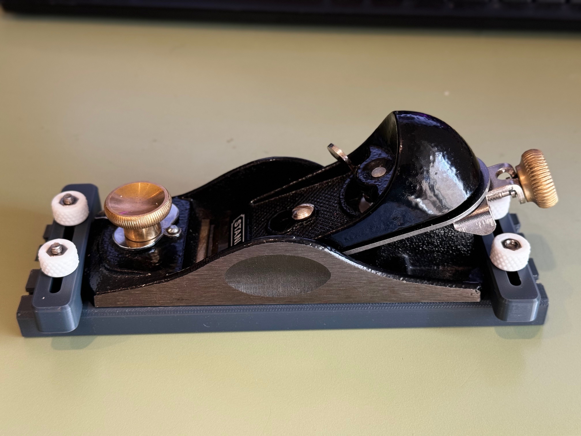 Chamfer Guide for Block Plane. Magnetic! by crashkg | Download free STL ...