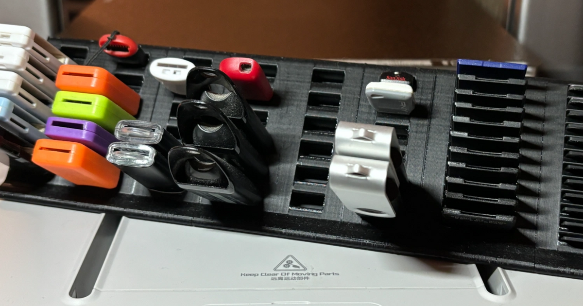 Modular Desktop Organizer for Micro SD-Cards, SD-Cards and USB Sticks ...