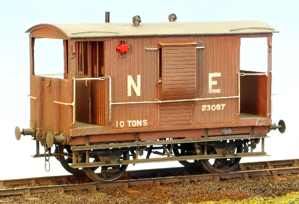 Ner Lner brake van wagon model rail moddel train wagon by Detailrail ...