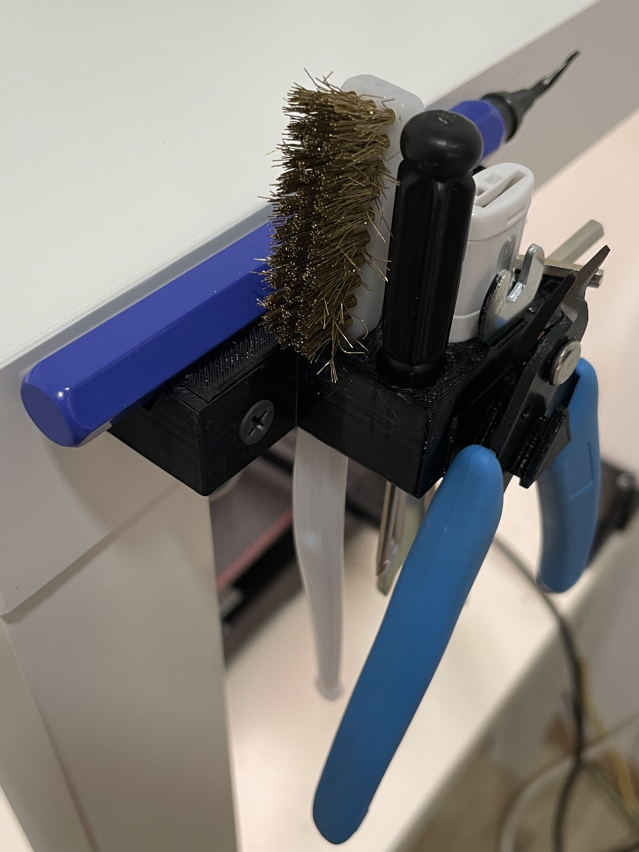 Advanced Ender 2 Pro Tool Holder by LucaOnefire | Download free STL ...