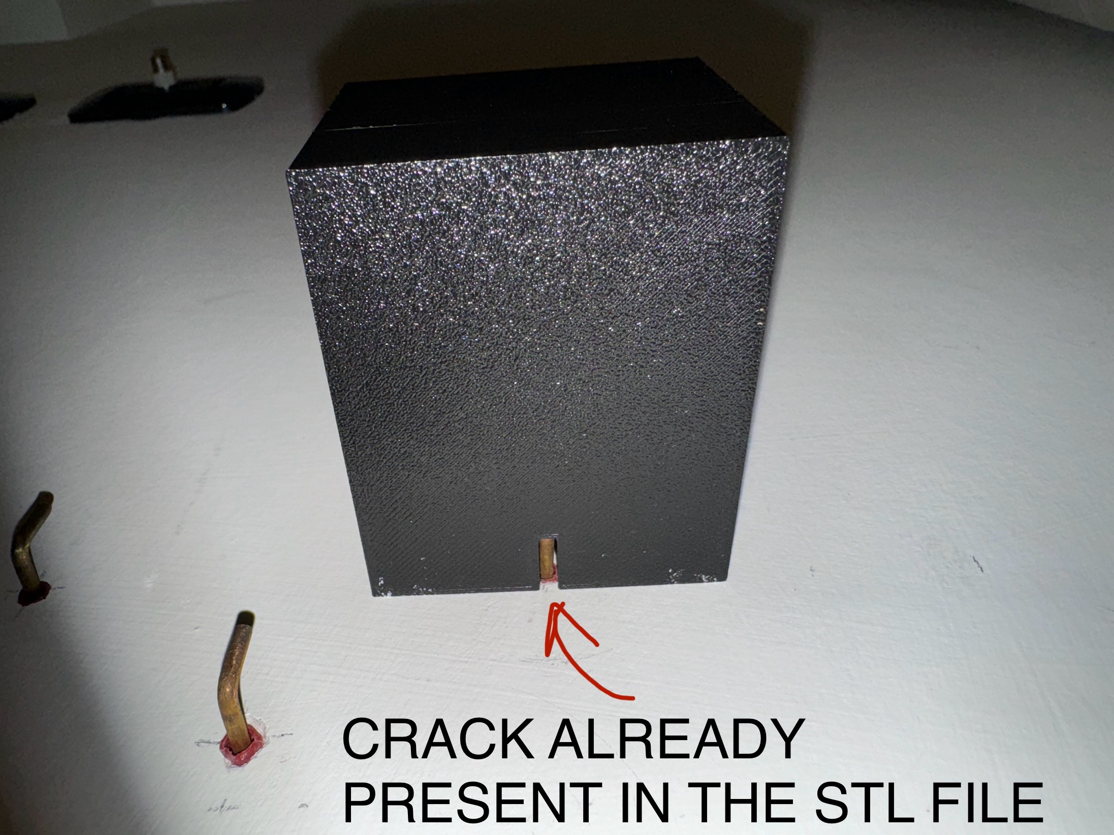 Modern Plant Pot for Wall (Small) by Fra_Design | Download free STL ...