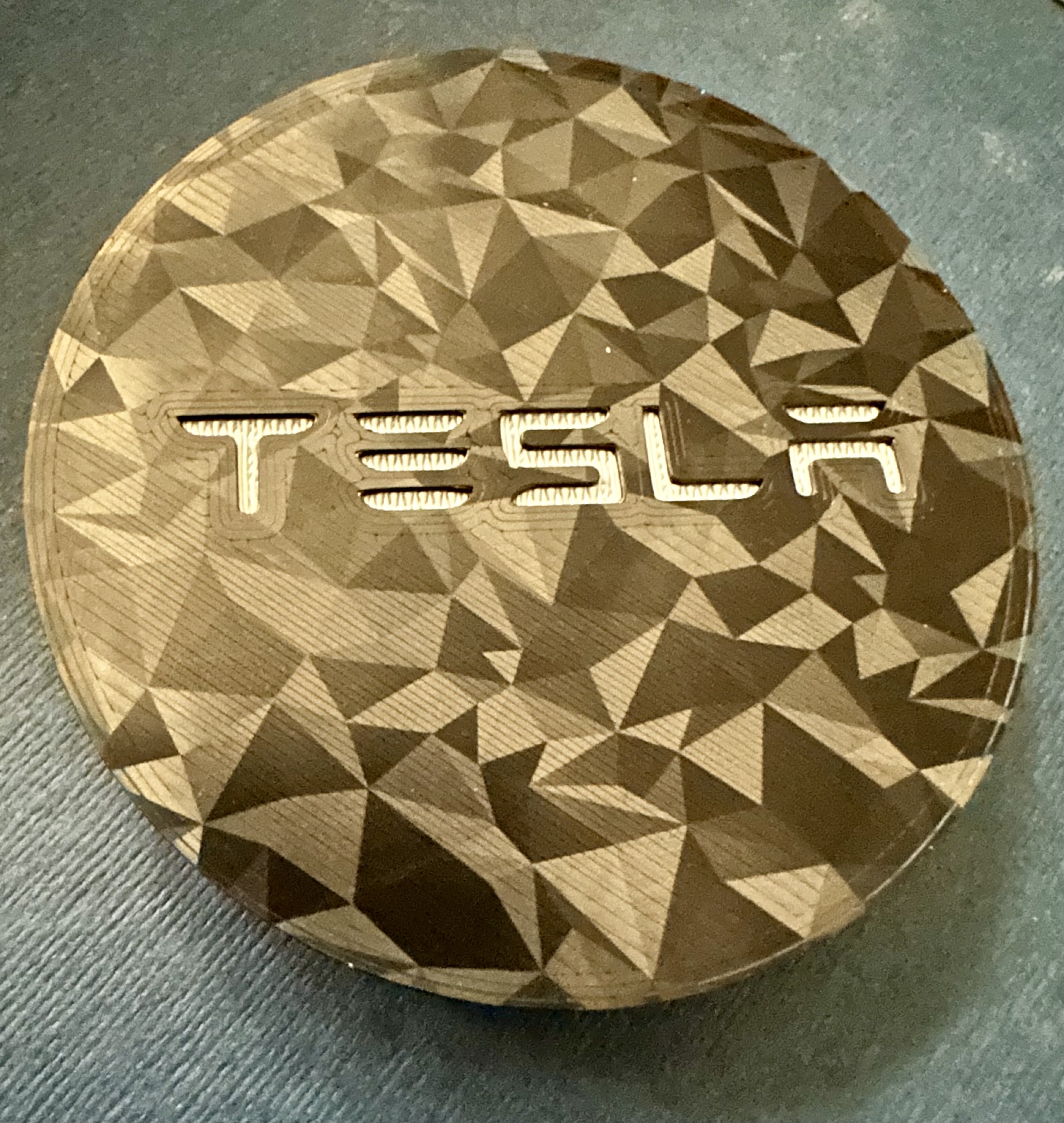 cybertruck wheel center cap with a tesla logo and nut cover par Ctowns5 ...