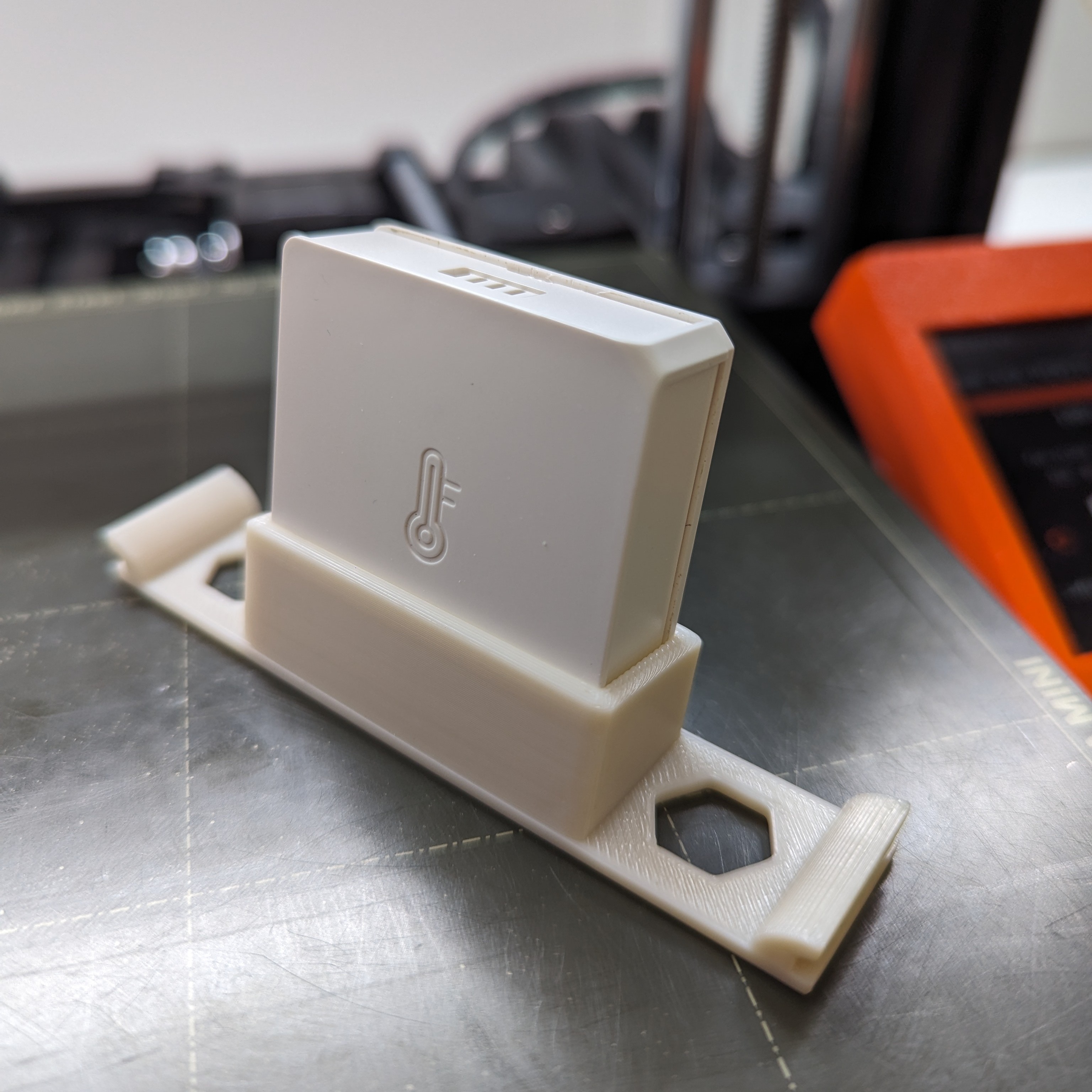 Creality Space Pi - sensor mount for SNZB-02 thermometer by OndraM ...