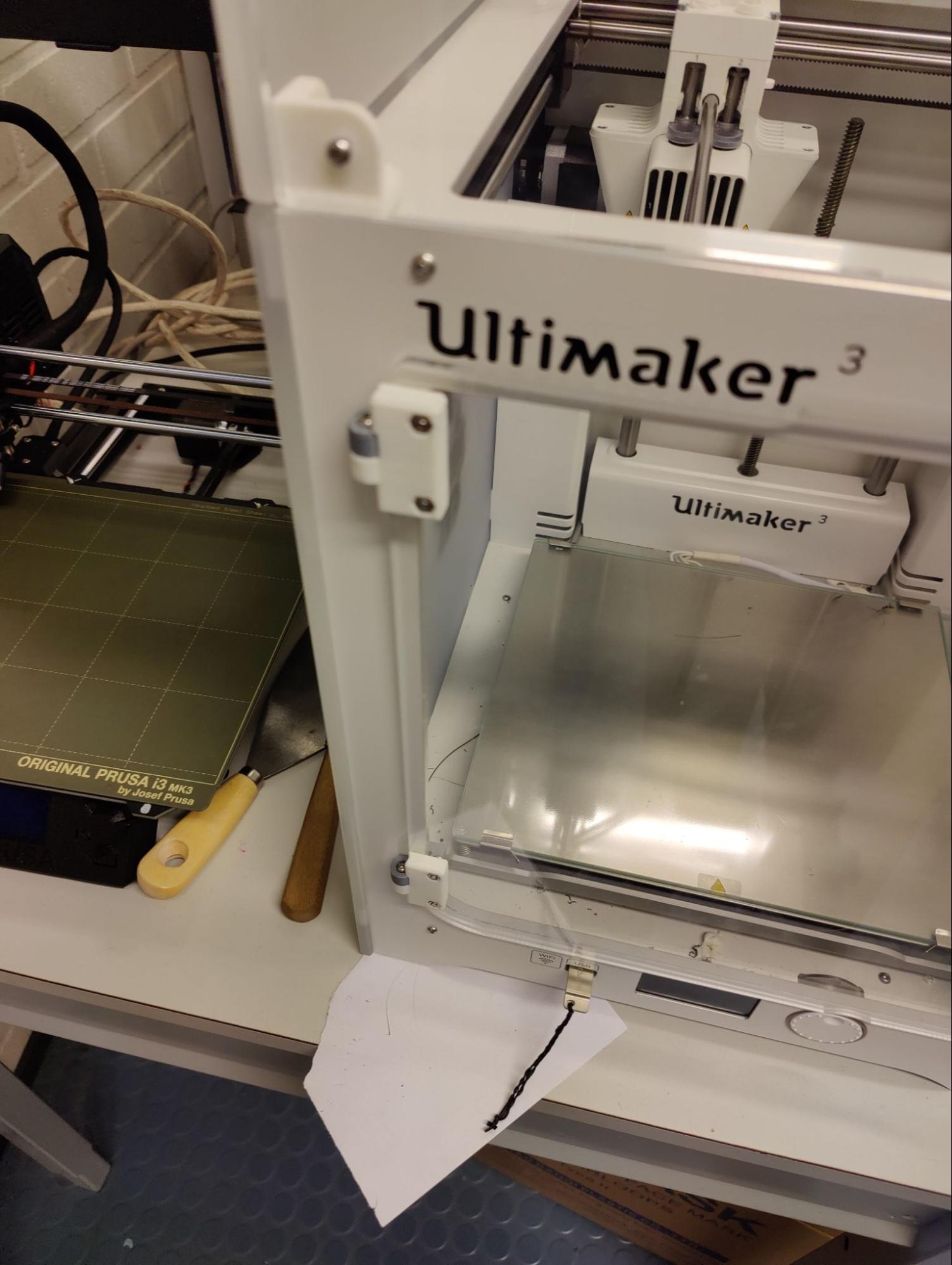 Replacement parts for Ultimaker cover door by ktd | Download free STL ...