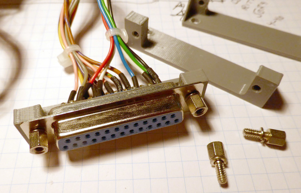 DB9, DB15 and DB25 Threaded Angle Bracket Mount by Area51 | Download ...