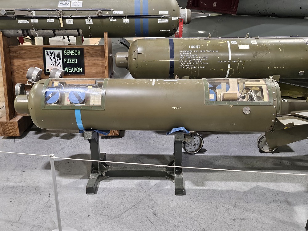 1/10th Scale Munitions Y-Stand by AmmoDawg321 | Download free STL model ...