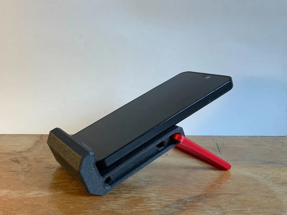 Adjustable phone stand by Julius | Download free STL model | Printables.com