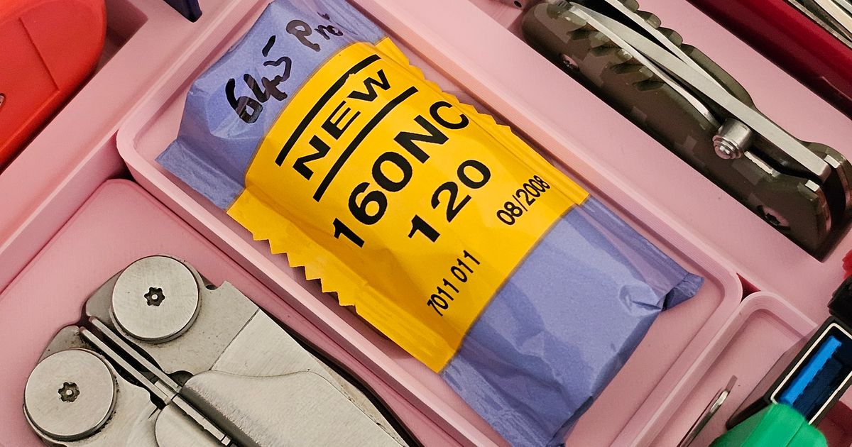 Gridfinity 120 Film Roll Holder (2x1) Single Roll by neotil | Download ...