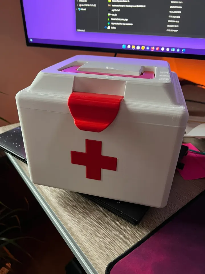 First Aid Box by ruimpereira | Download free STL model | Printables.com