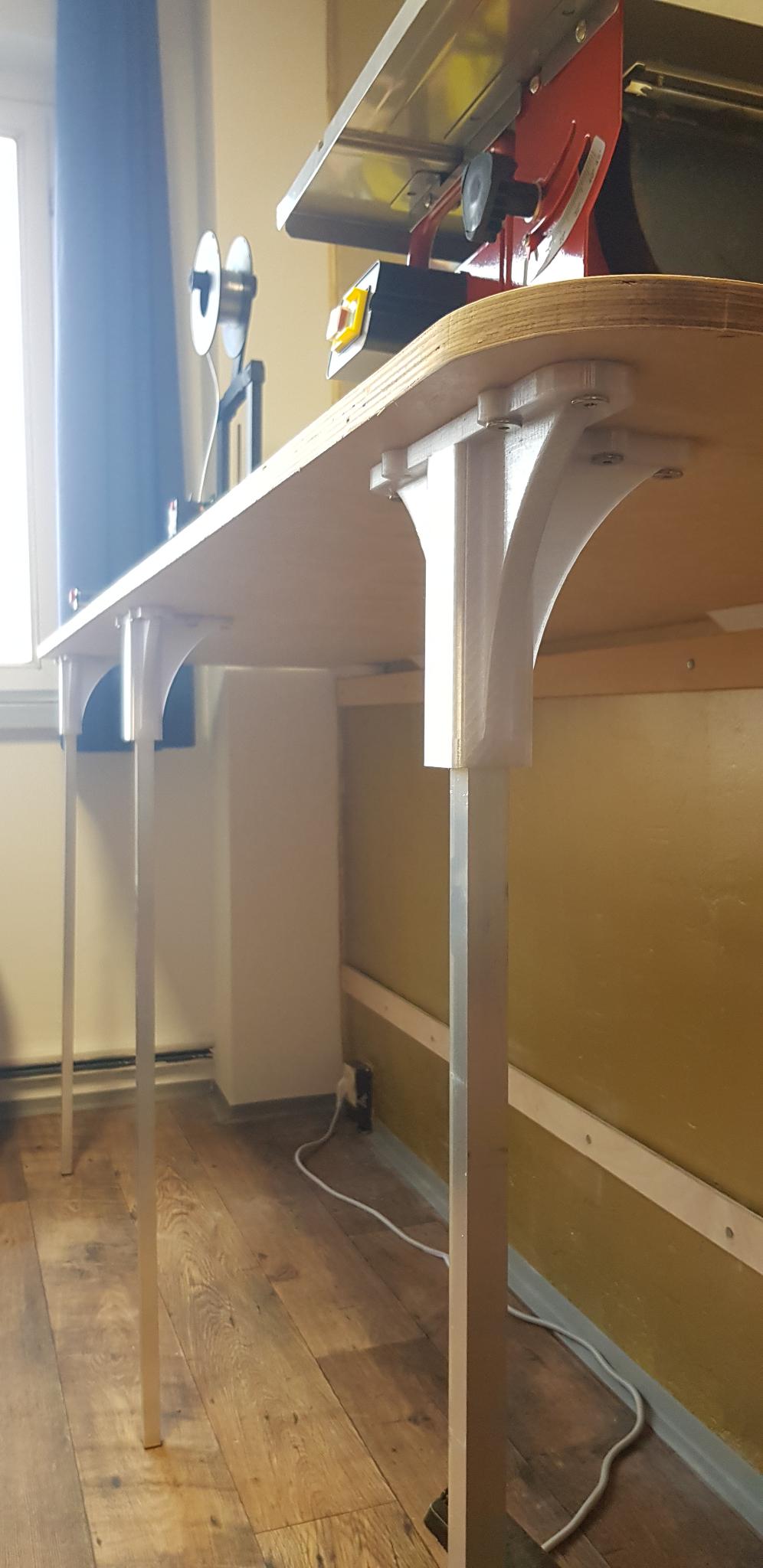 Height-adjustible workbench | desk | bench | bed - for small workshops ...