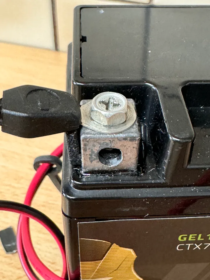Battery post screw holder by PcManny | Download free STL model ...