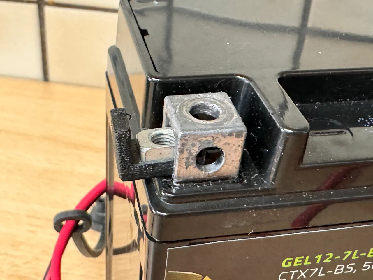 Battery post screw holder by PcManny | Download free STL model ...