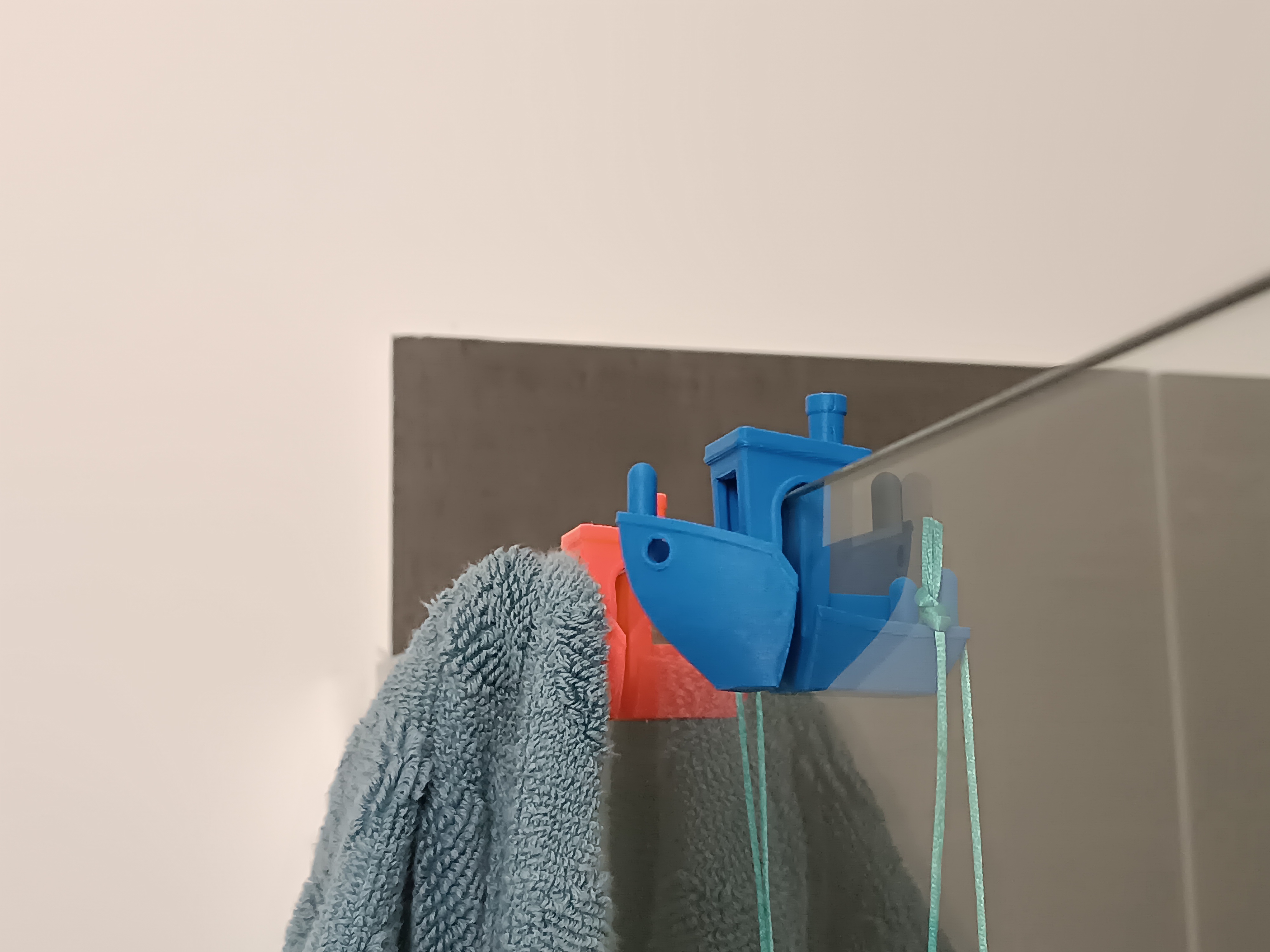 Benchy Hanger for Shower Glass by Valeria Momo & Mattia | Download free ...
