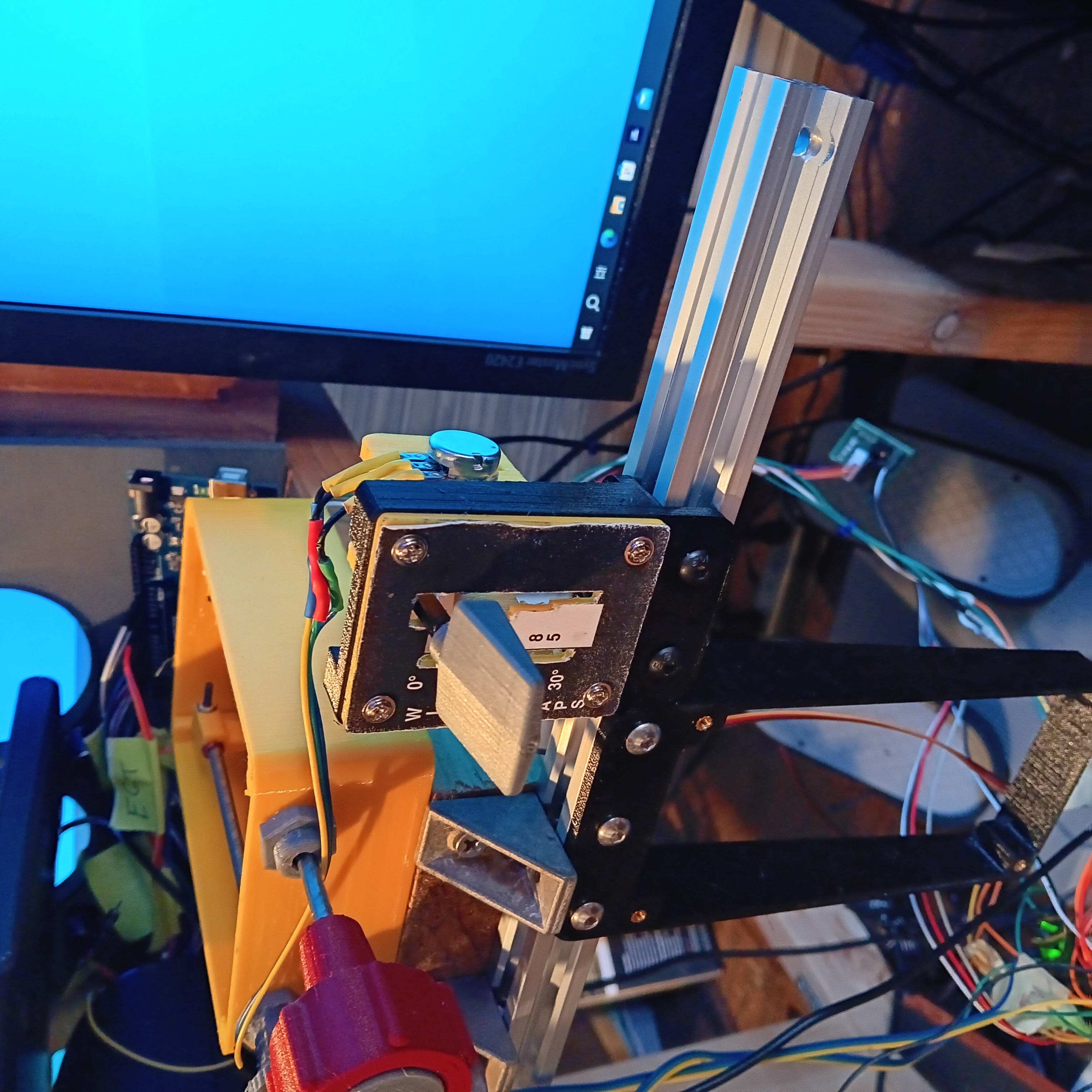 8020 Extrusion Mounting Bracket for Flaps. by Jgupit | Download free ...