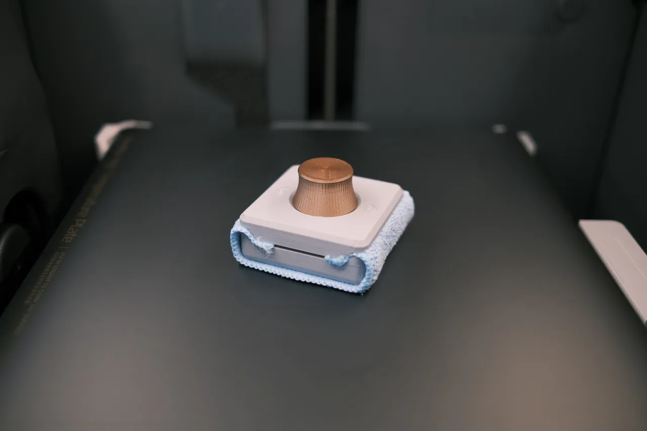 Build Plate Cleaner Microfiber Holder by K-Studio.ca | Download free ...