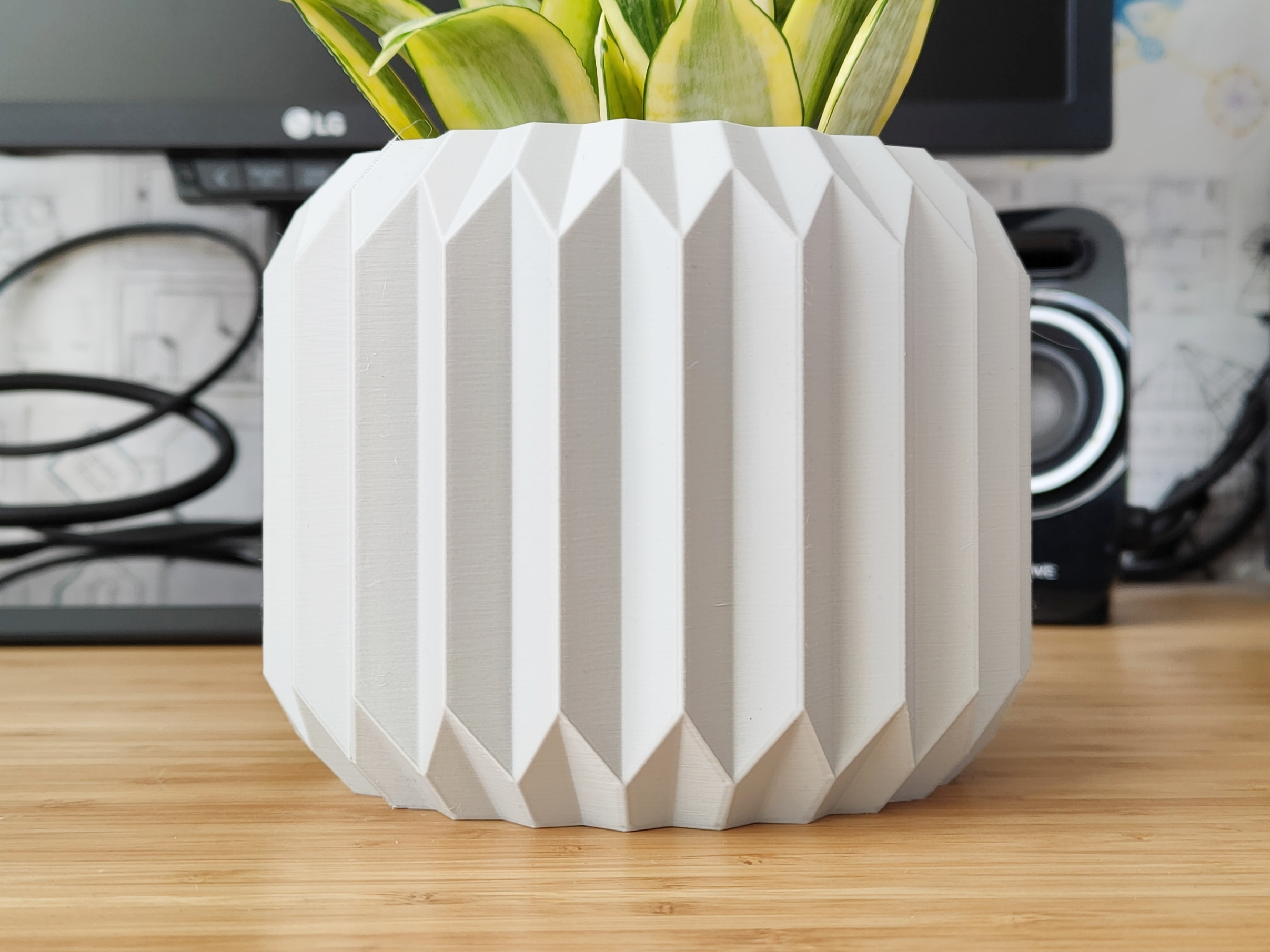 Botanical Crystal Plant pot and Planter - Vase mode design - Botanical ...