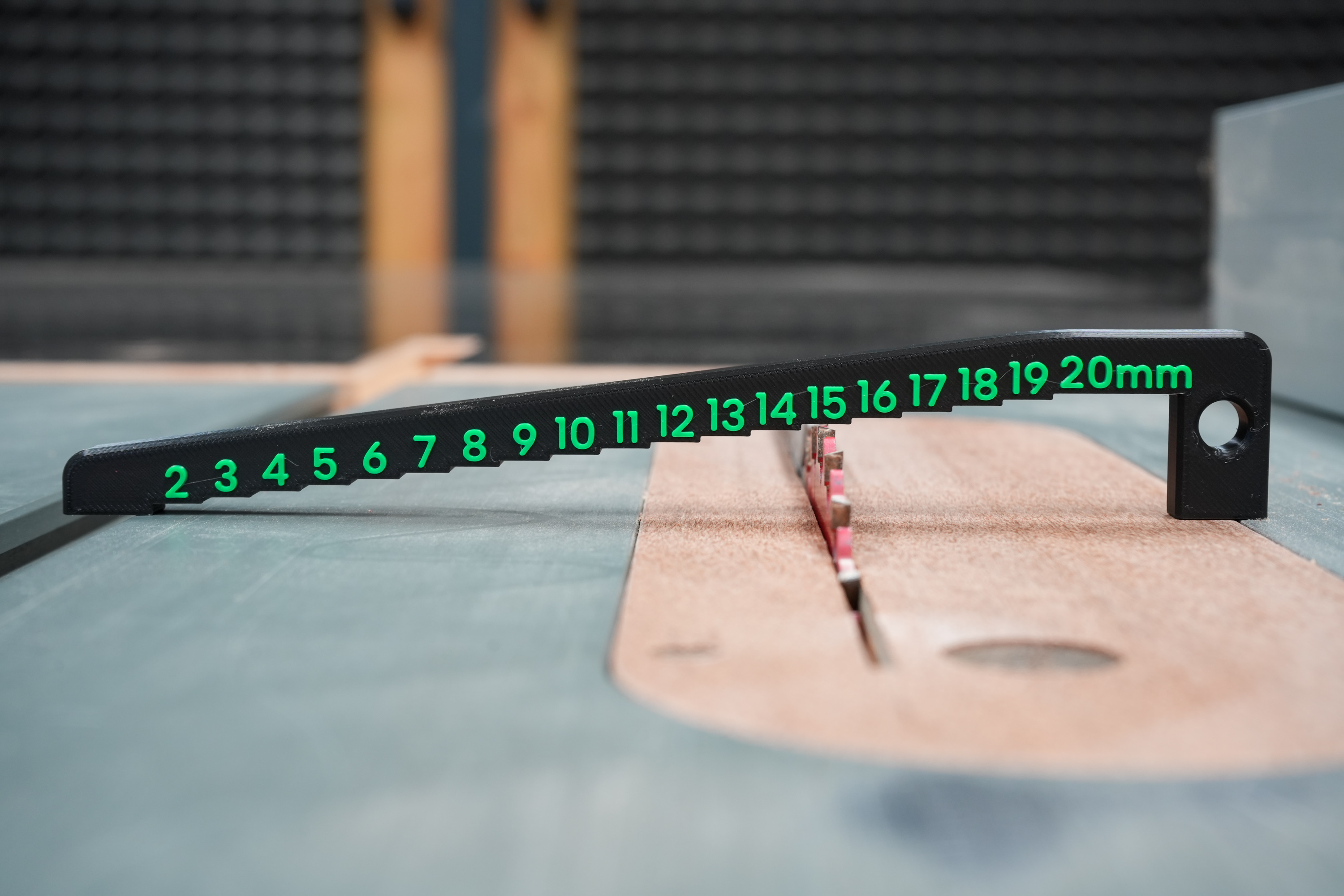 Height Gauge for Route Table & Table Saw by Makers Manual | Download ...