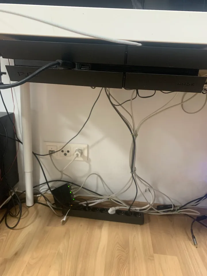PS4 under Desk Mount by Matteo Seelos | Download free STL model ...