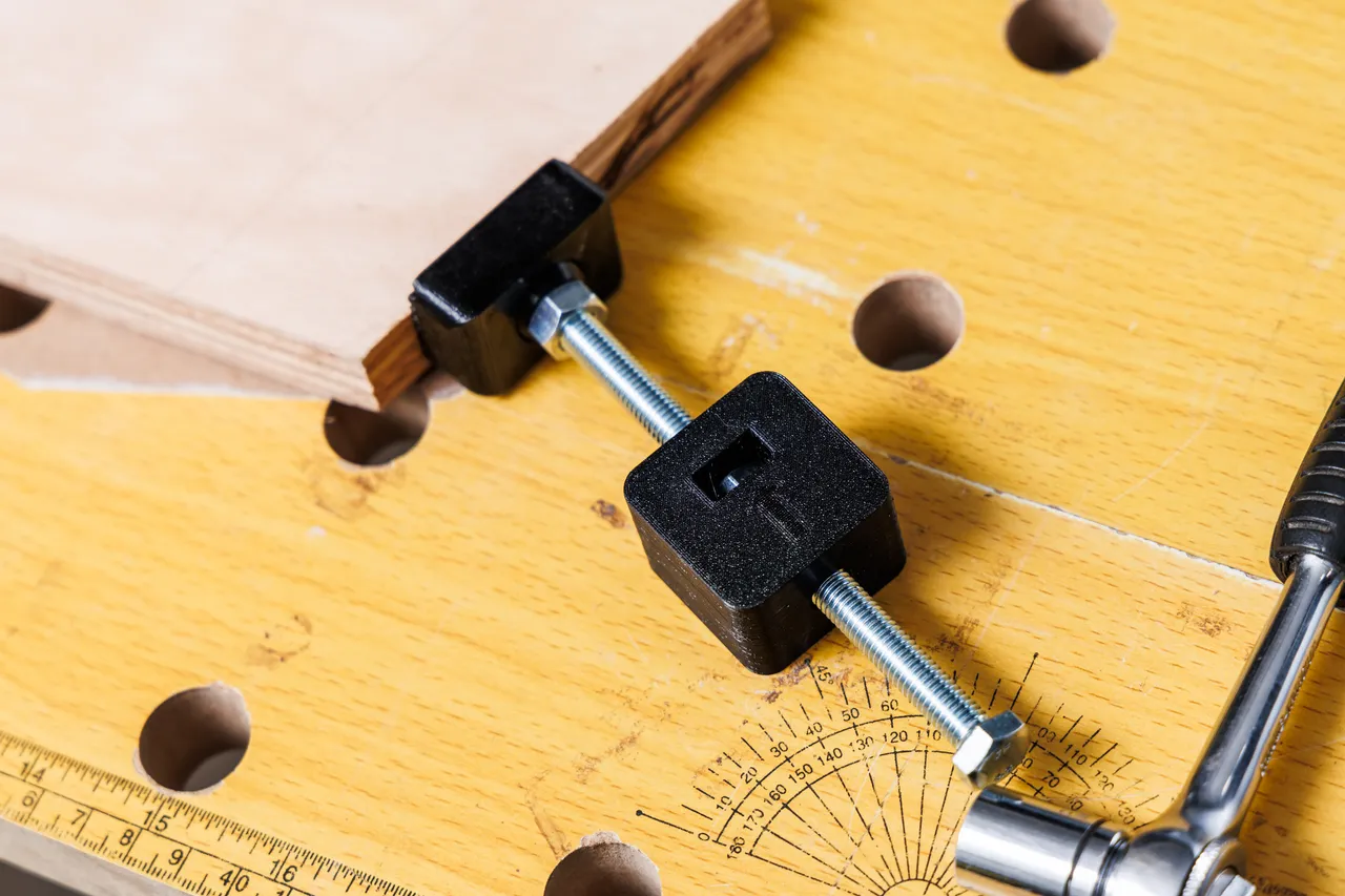 Adjustable vice block / bench dog by Bobeca | Download free STL model ...