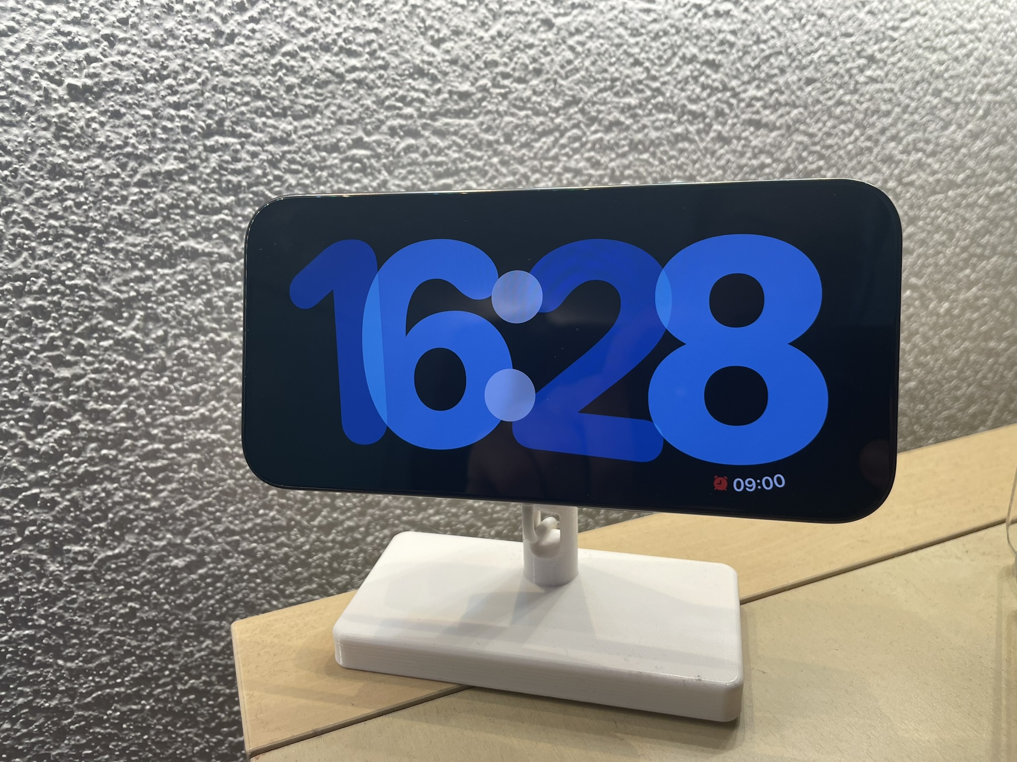 Stand for Apple Mag Safe V3 by Nicolas ⚡️ | Download free STL model ...