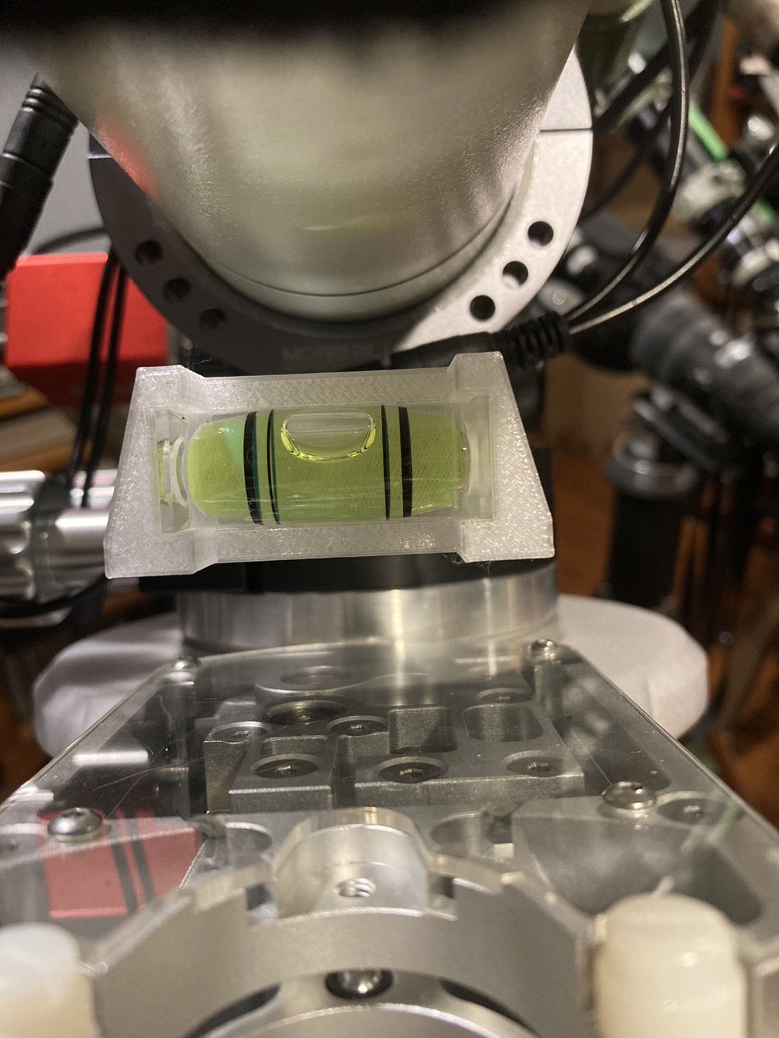 Bubble level holder for Vixen-styled dovetail bars by Hawkeye ...