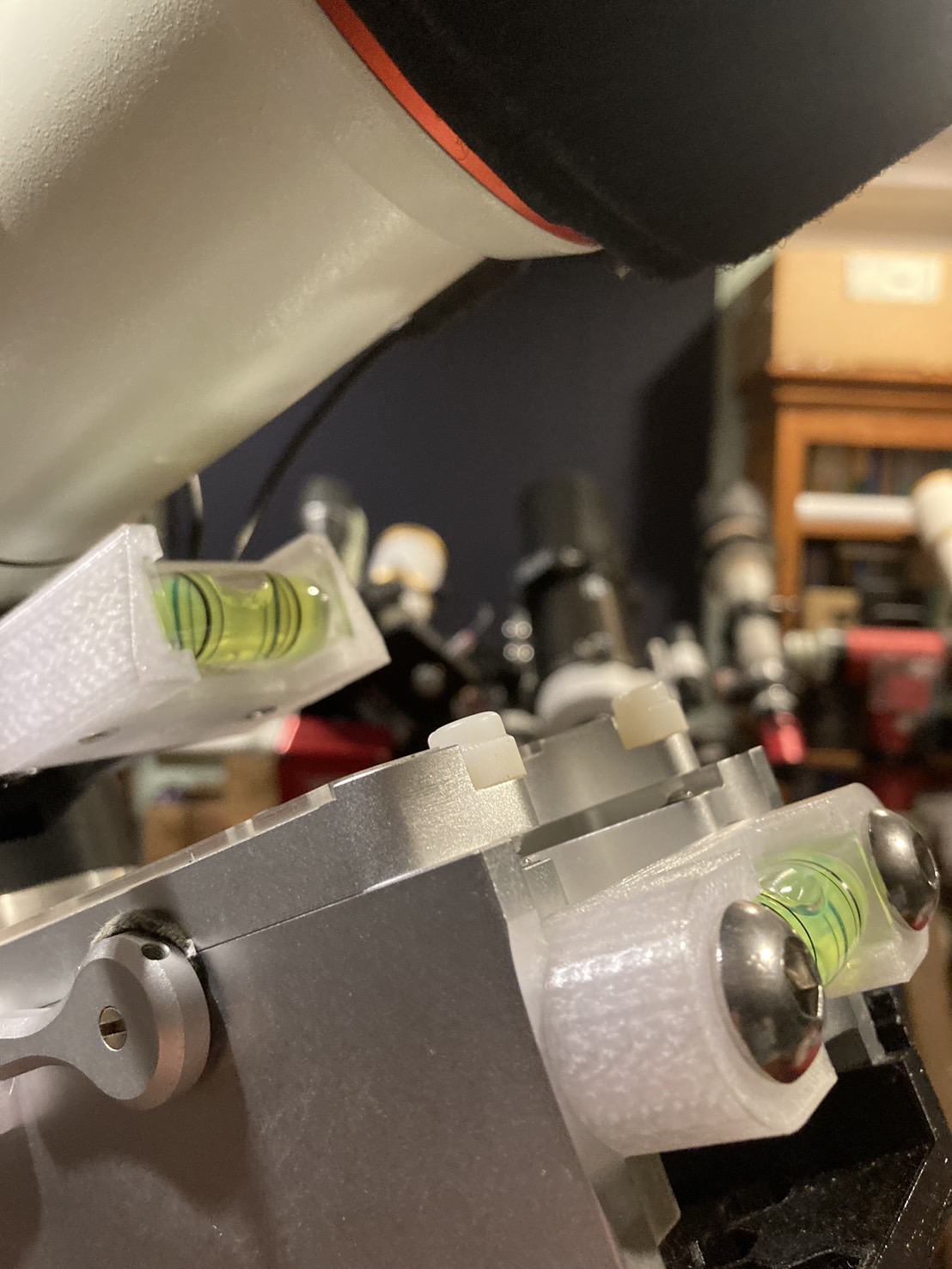 Bubble level holder for Vixen-styled dovetail bars by Hawkeye ...