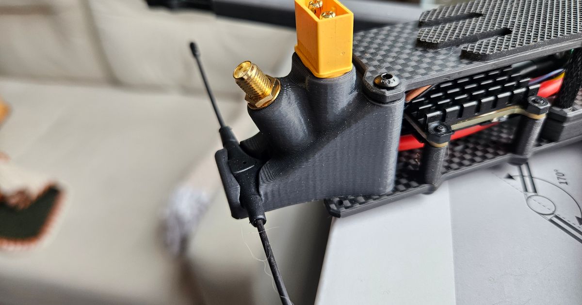 Phisital XL10 carbon frame antennas and xt60 rear mount. Plus wires ...