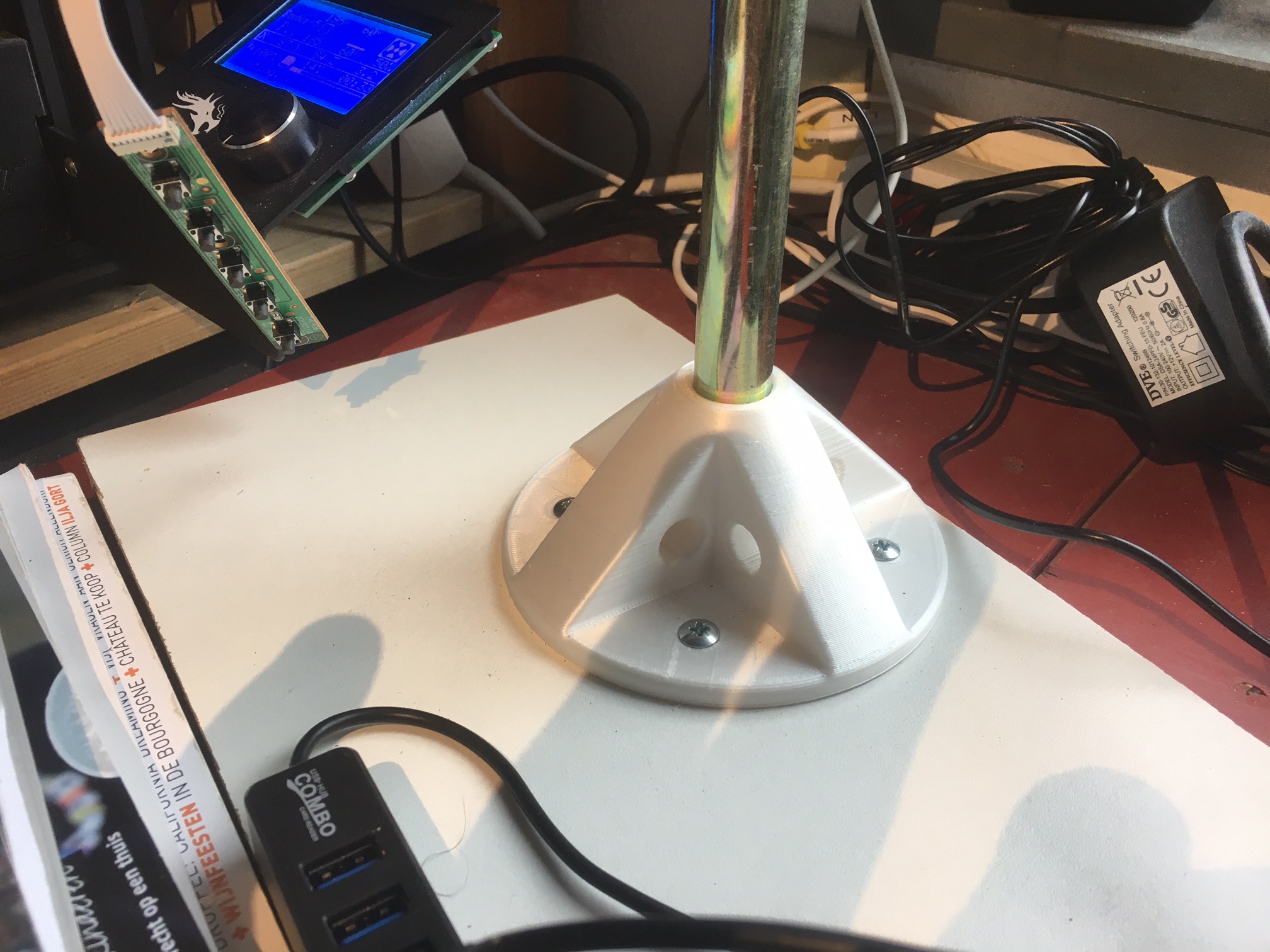 adjustable stand for salvaged LCD screen by Geo-anco | Download free ...