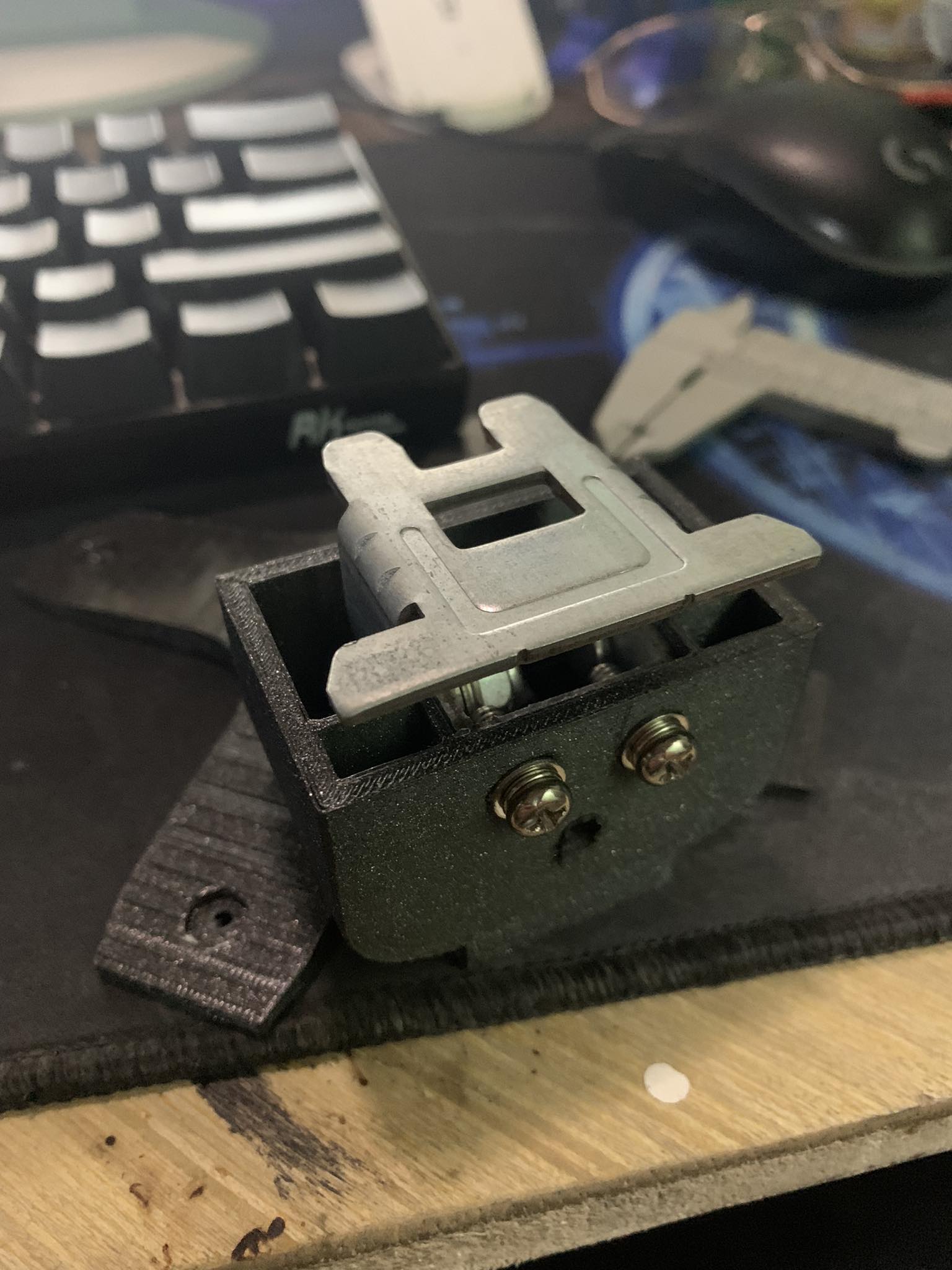 AOC E1670S NON VESA ADAPTER by Jose Alberto Santillan | Download free ...