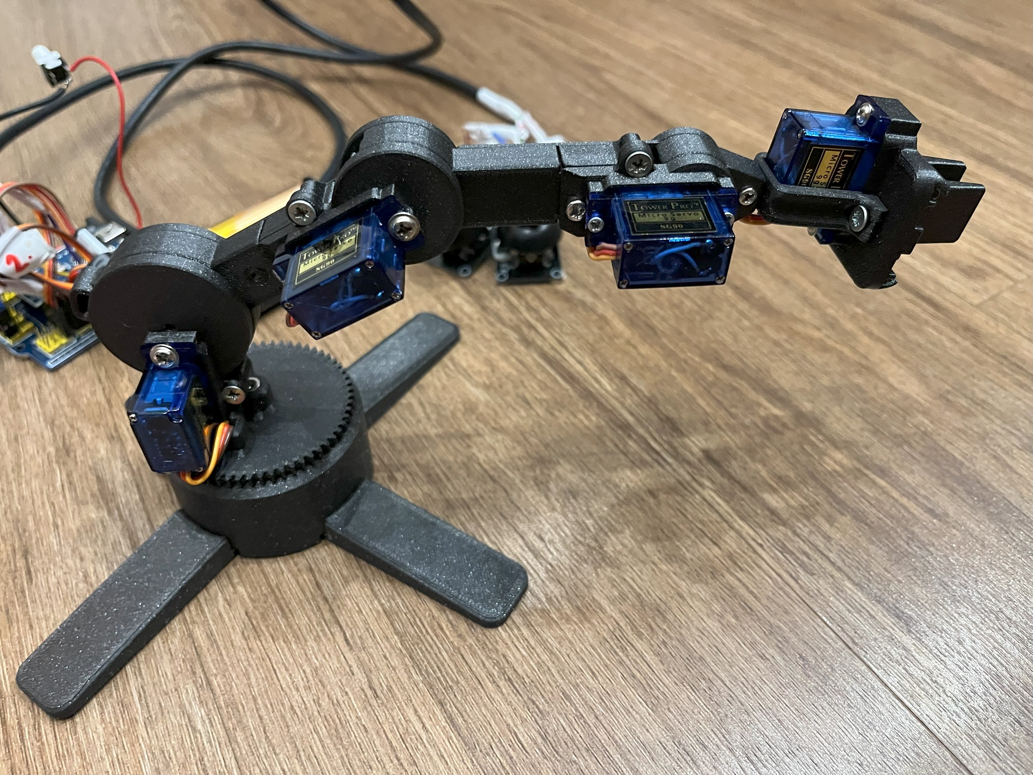 Robot Arm by Carlos Ghost | Download free STL model | Printables.com