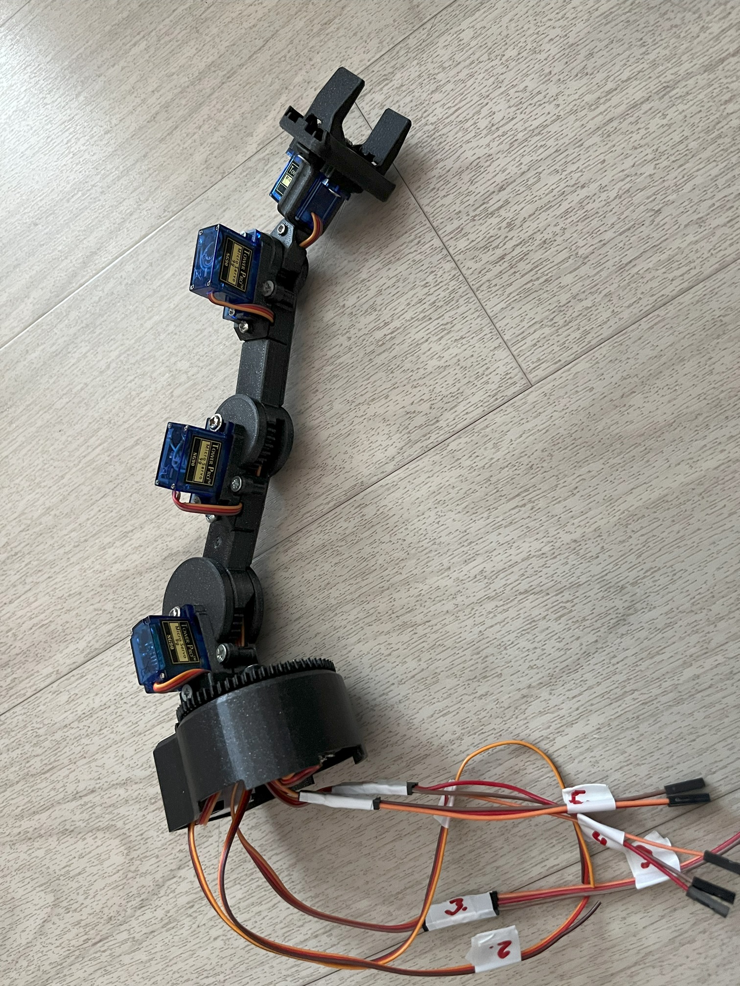 Robot Arm by Carlos Ghost | Download free STL model | Printables.com