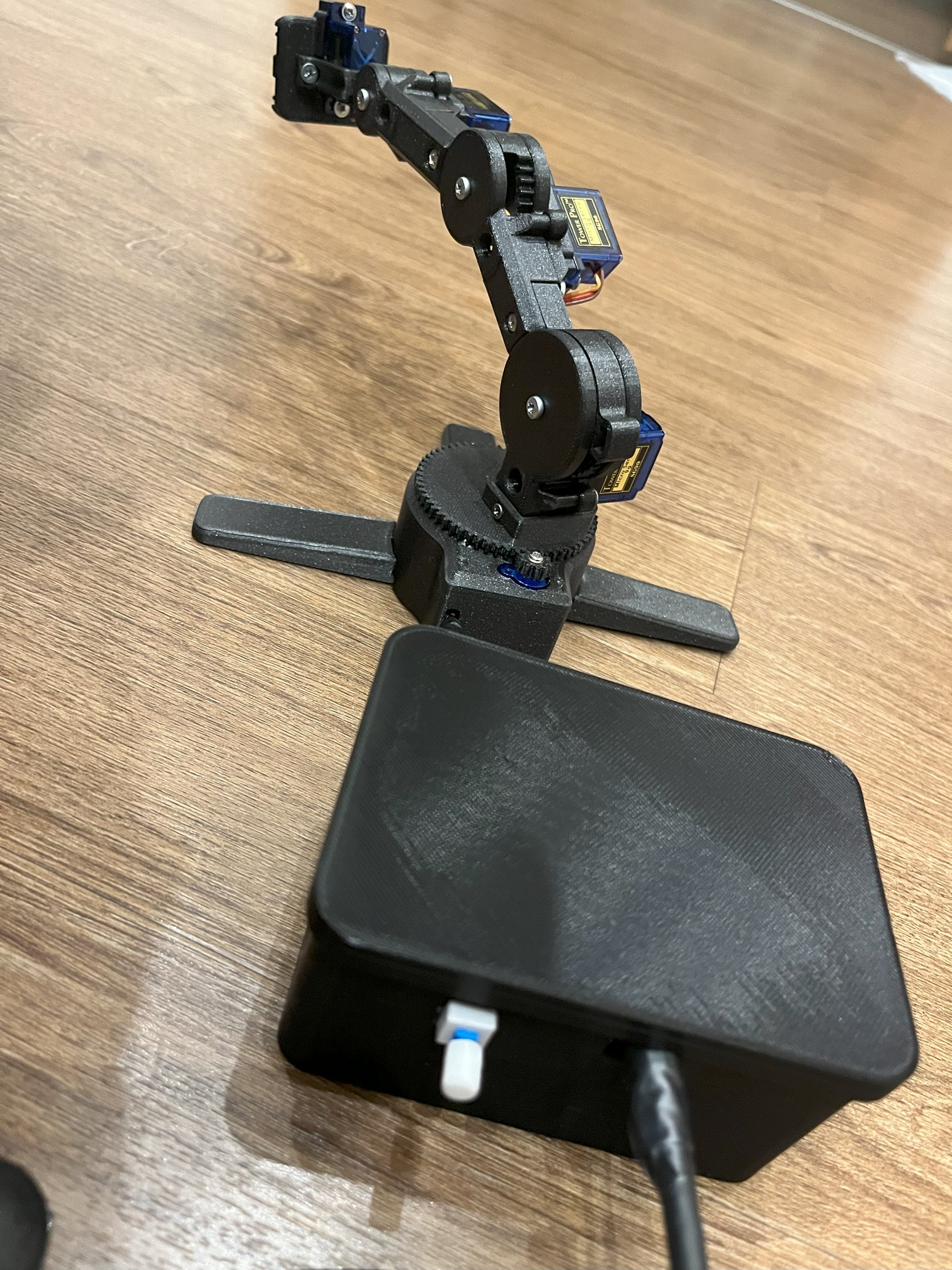 Robot Arm by Carlos Ghost | Download free STL model | Printables.com
