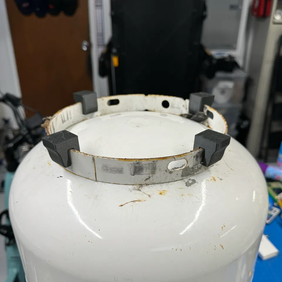 Sturdy Propane Tank Feet by Drakein3D | Download free STL model ...