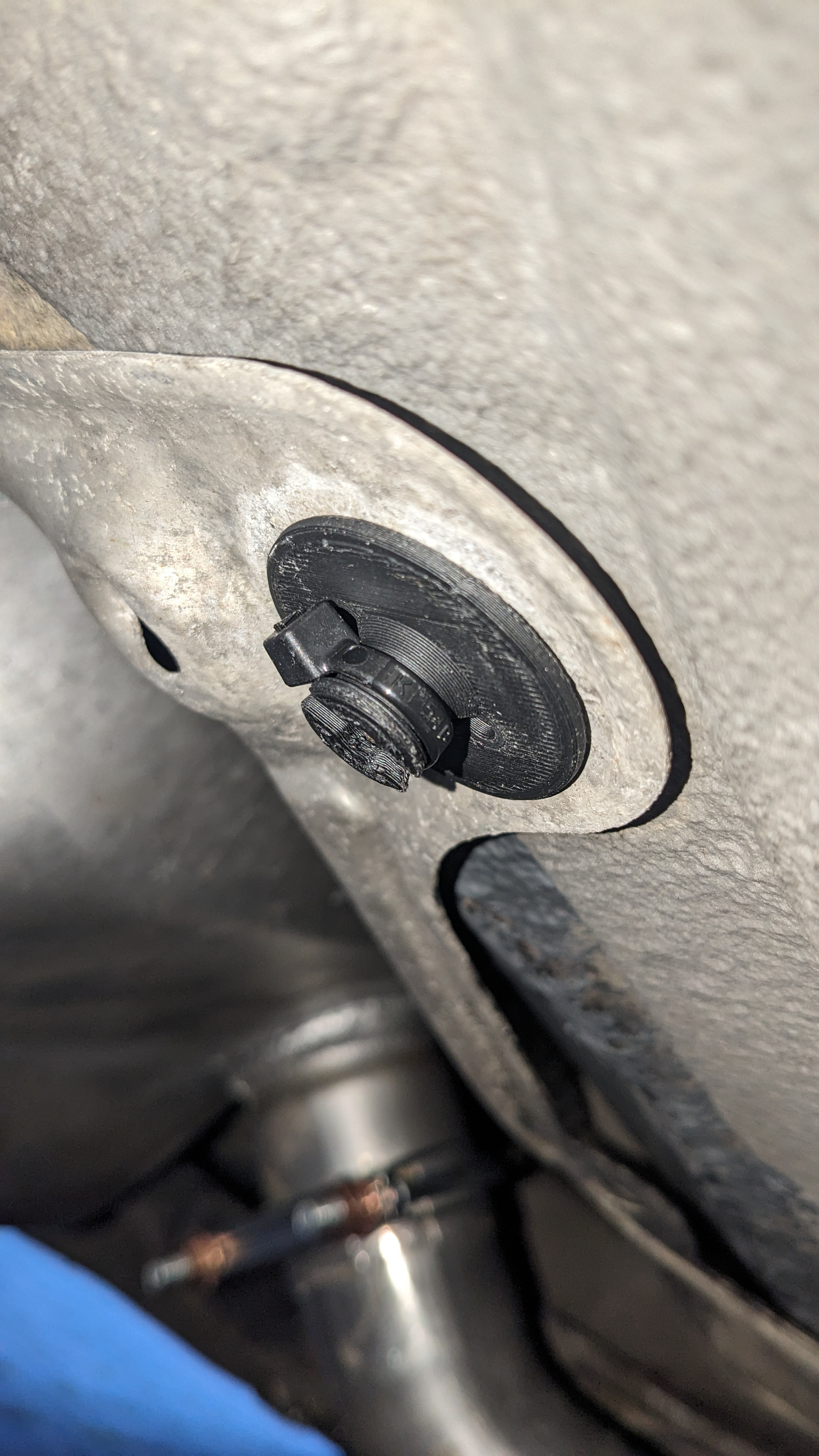 Volvo Heat Shield Nut (981495) by crasbe | Download free STL model ...