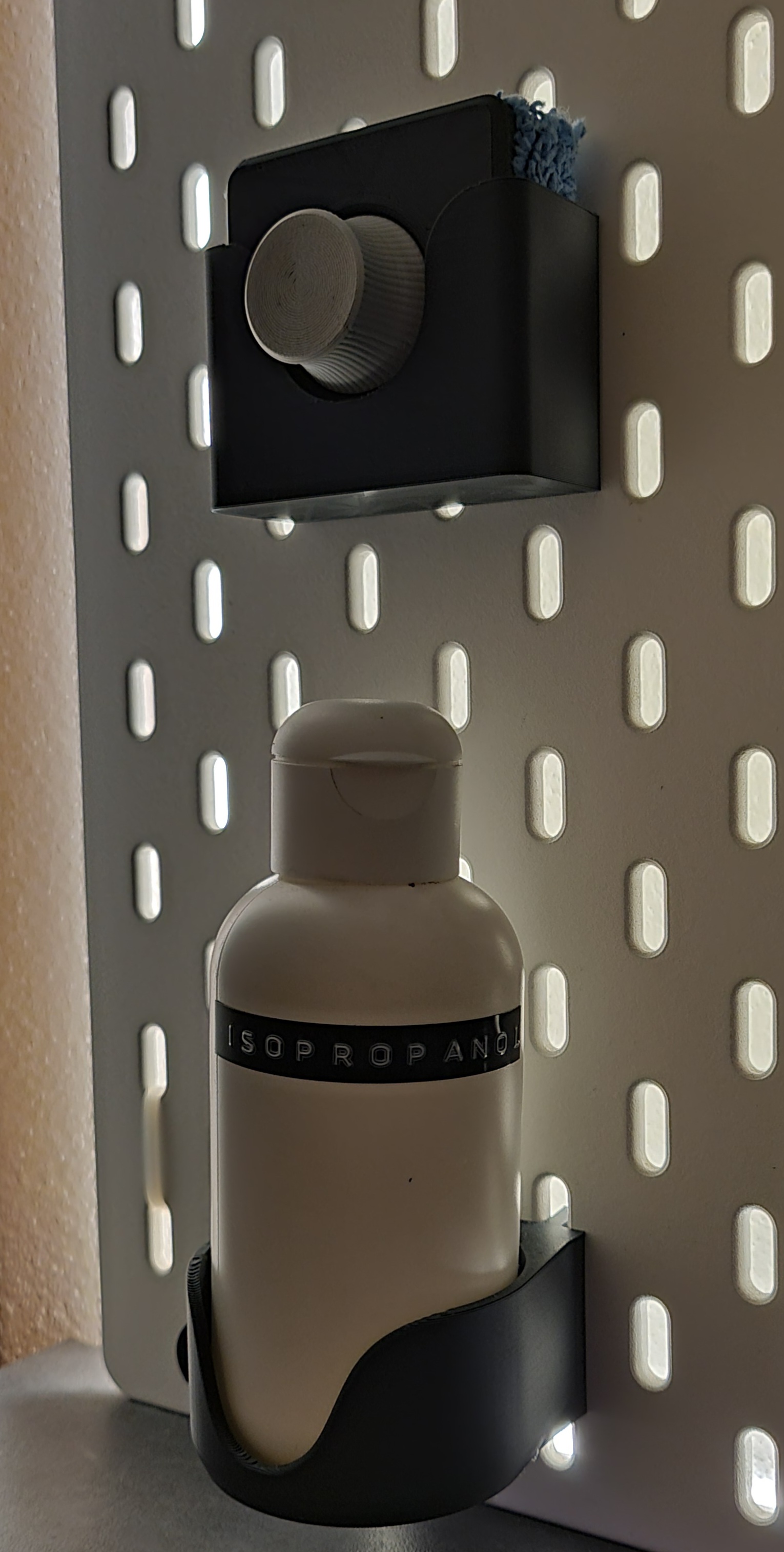 Skadis Wall Mount / Holder for Build Plate Cleaner by Pinky Ponky ...