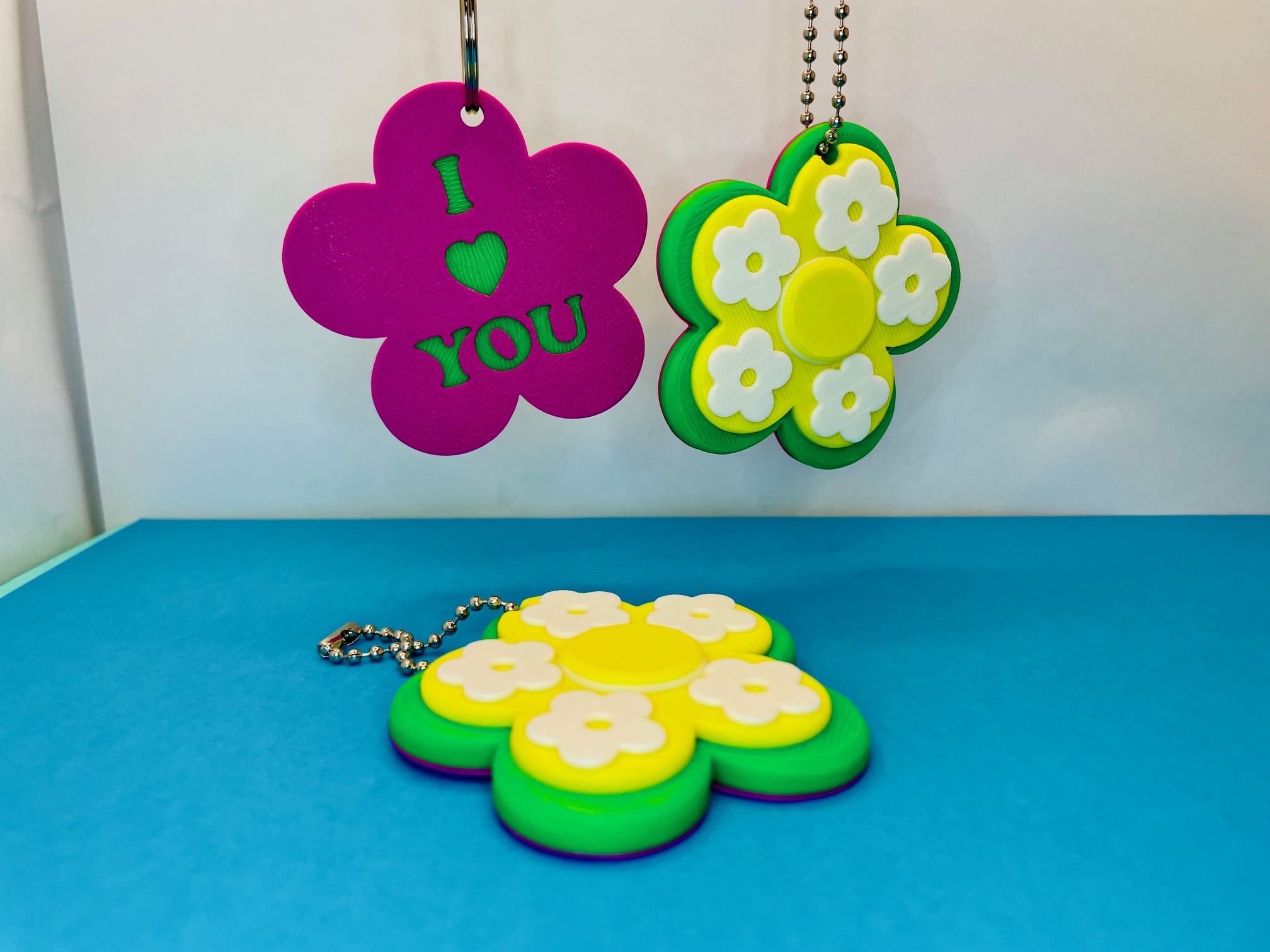 daisy-keychain-customisable-by-funfam3d-download-free-stl-model