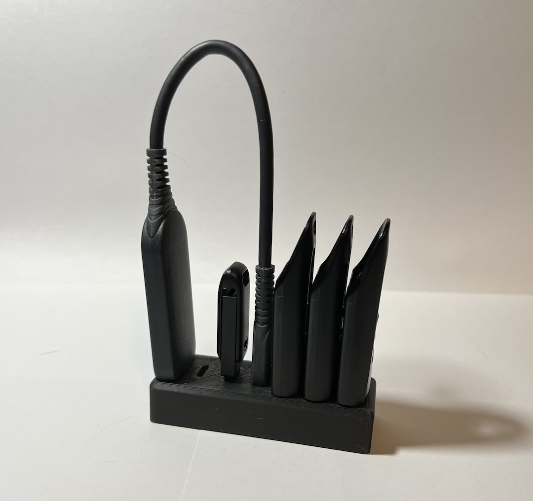 USB & USB-C Stand/Holder with USB Female Plug by Jay | Download free ...