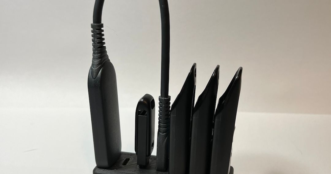 USB & USB-C Stand/Holder with USB Female Plug by Jay | Download free ...